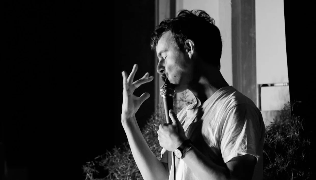 LUCA RAVENNA - comico stand up