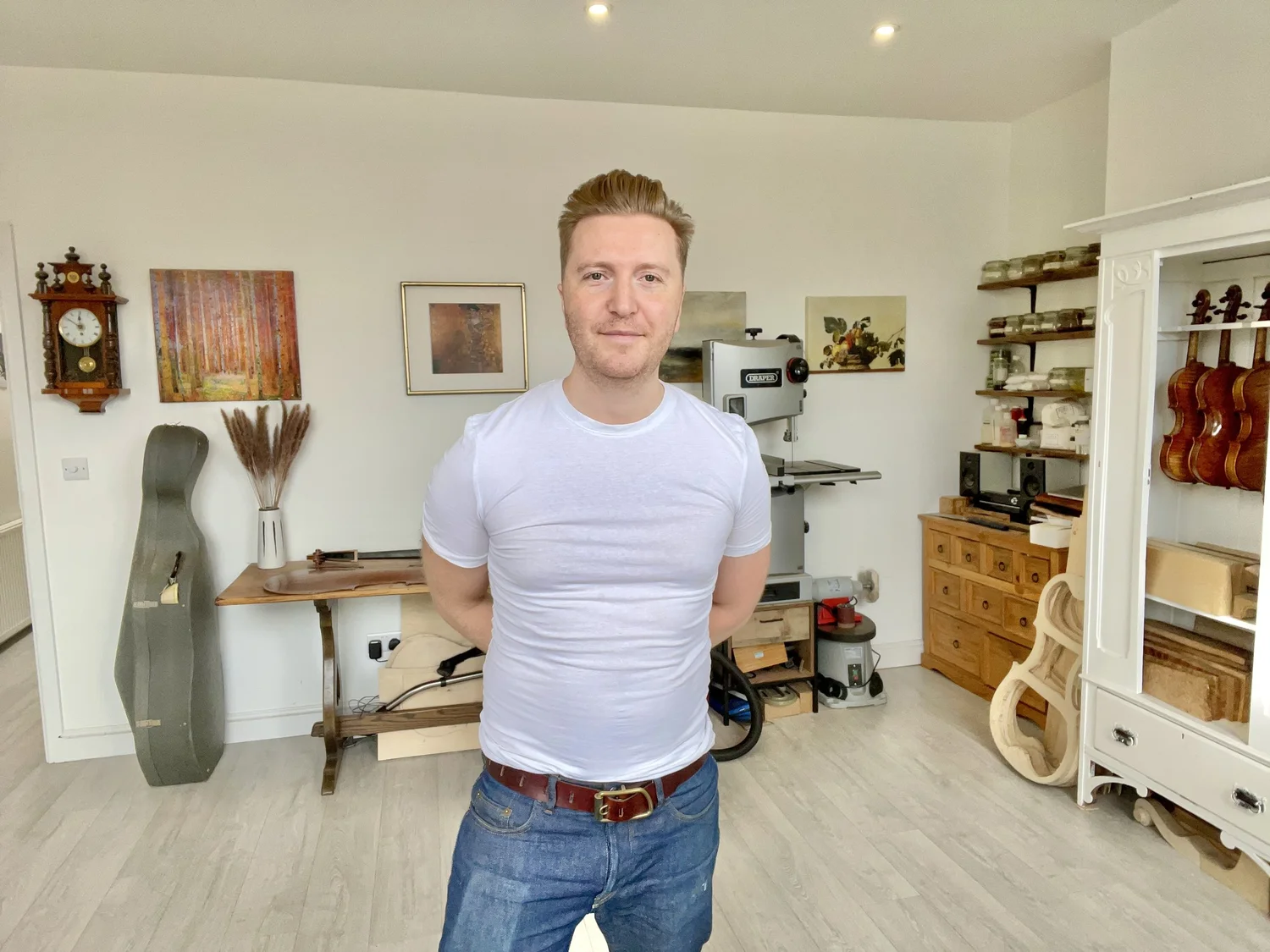 Musical Instrument Shop in London - Ruschil London