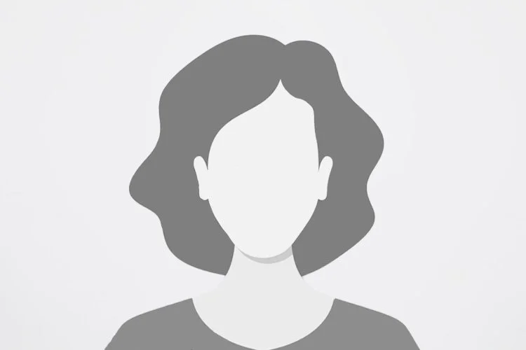 bio-Raquel Dias Ferreira — Weinstein A+U