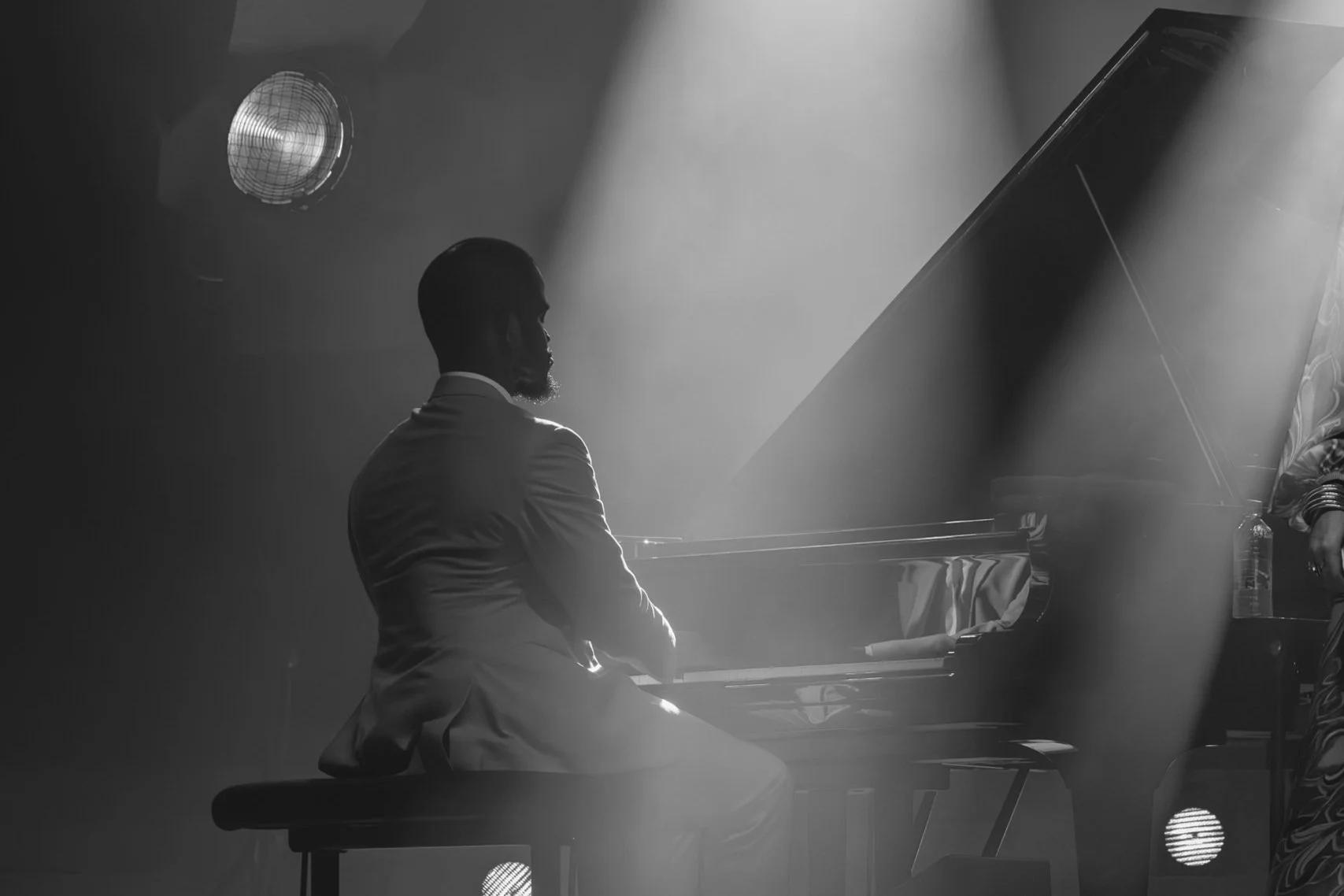 Jon Thomas - Jazz Pianist