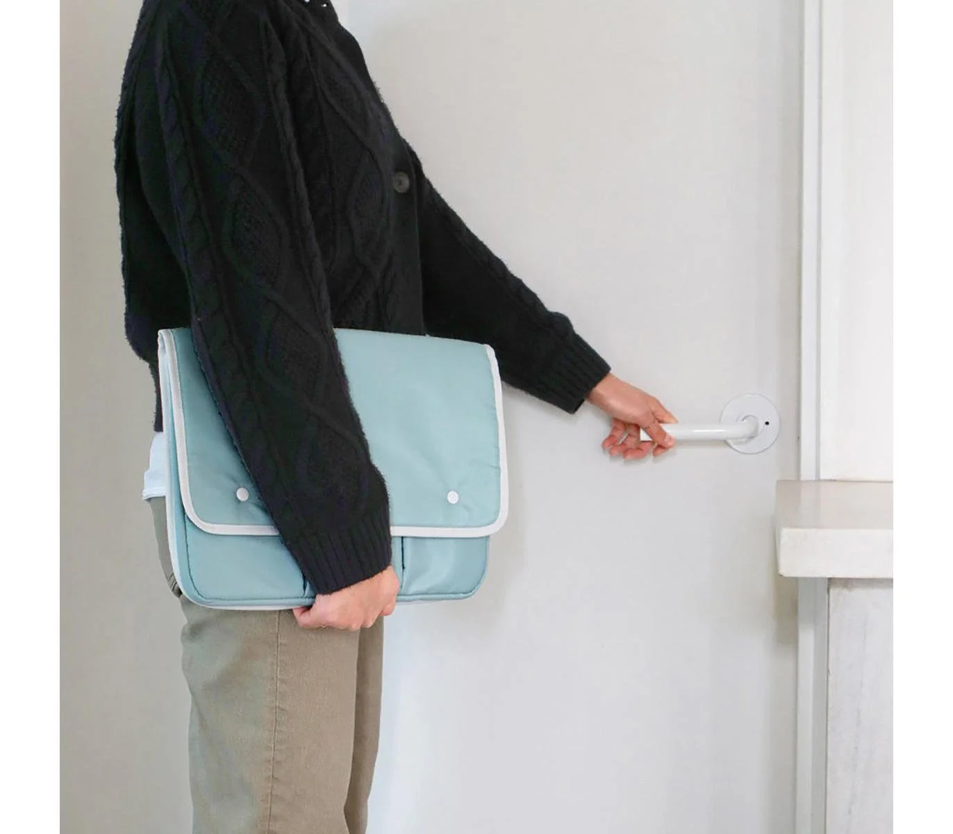 Iconic Multi pocket laptop pouch 13" 03 Beige — KANDS Papelería