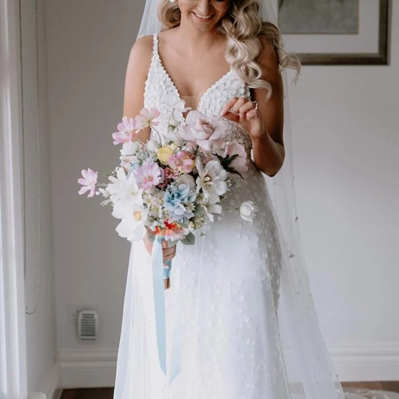 Beautifully handcrafted artificial hand bouquets for wedding