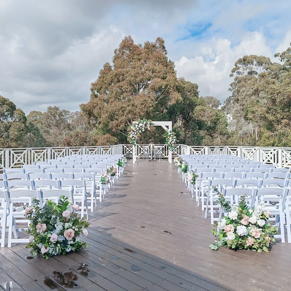 Wedding aisle arrangement
