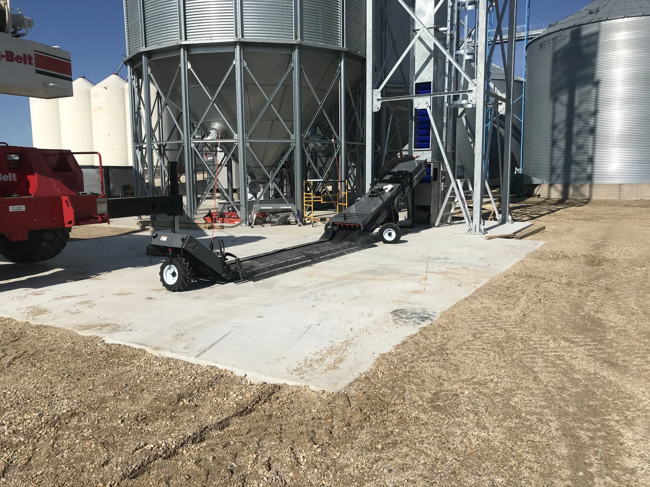 SA 20 Swinging Leg Drive Over Grain Conveyor — Soaring Eagle Grain ...