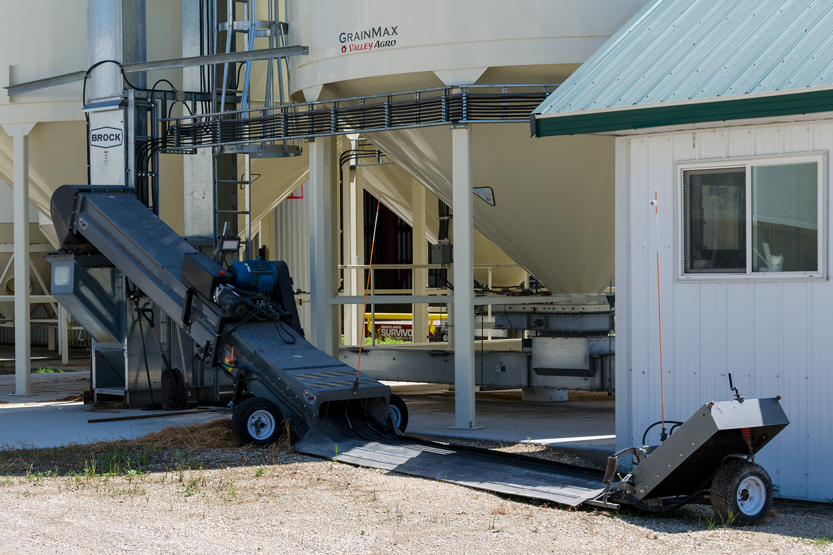 Premium Grain Handling Solutions | Soaring Eagle Grain Equipment