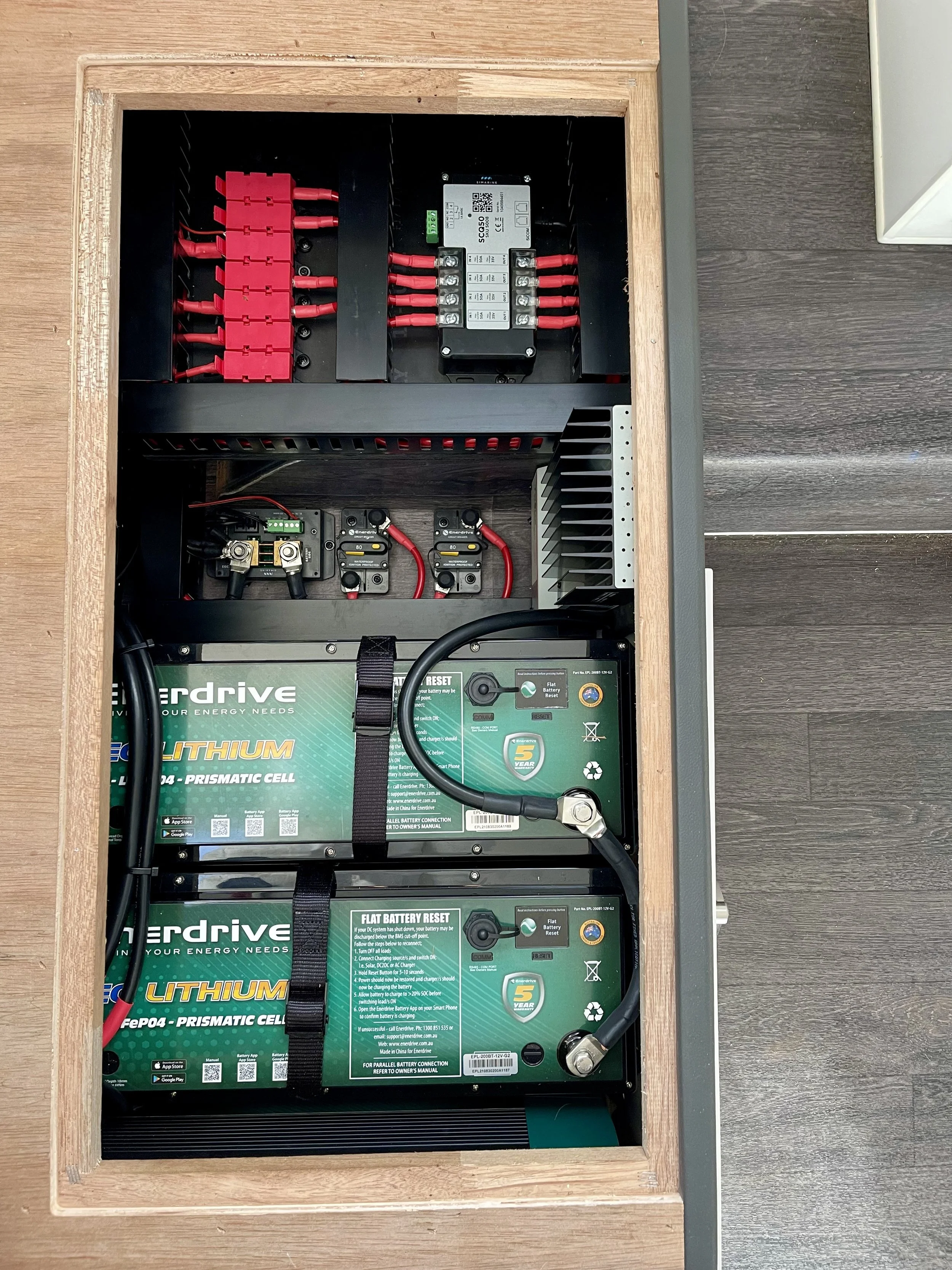 Retreat Caravan Lithium Battery and Solar 12 volt and 240 volt caravan ...