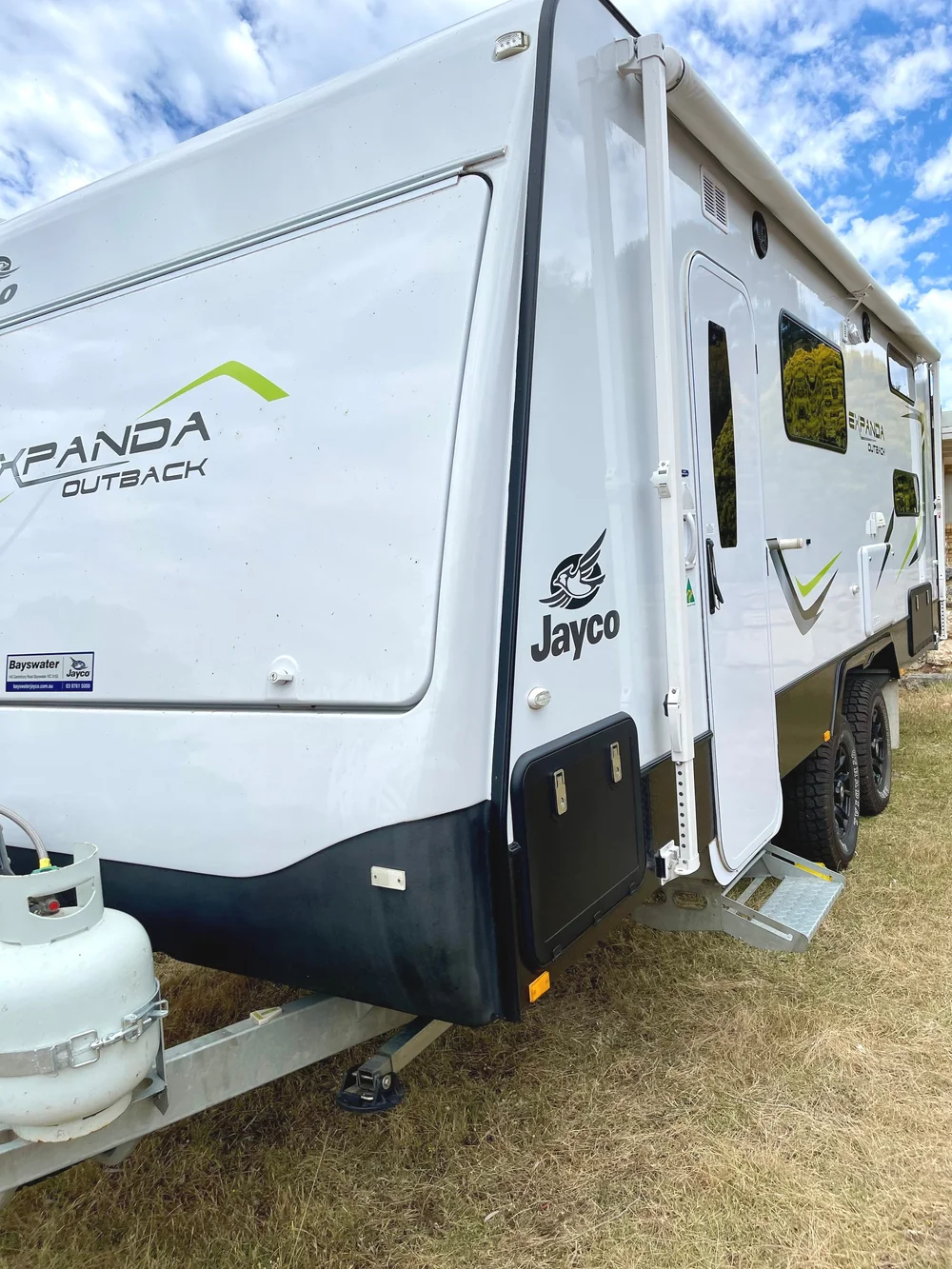 Off-Grid Power Set-up in Jayco Expander Family Bunk Caravan — Lithium ...