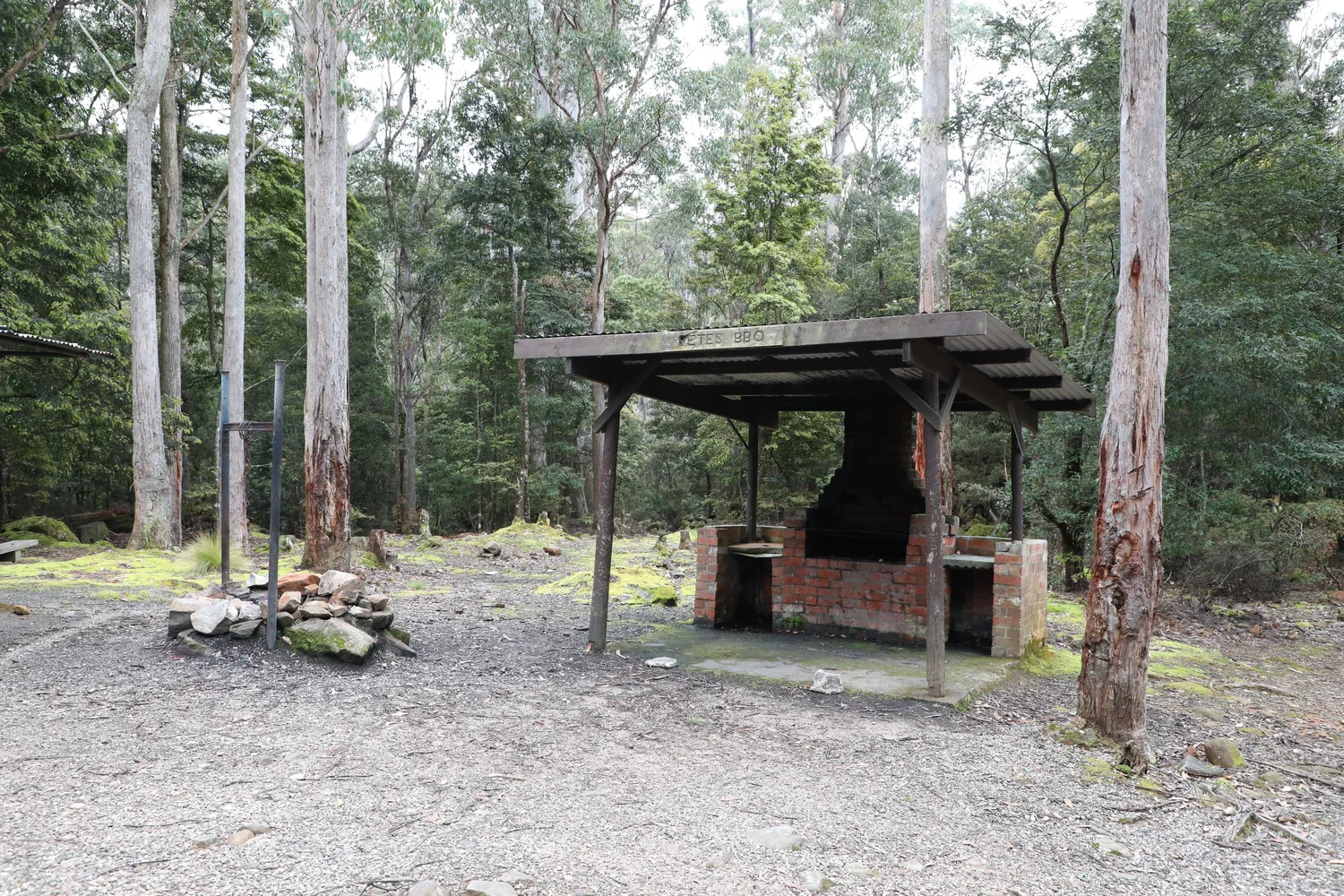 Huntsman Hide-away — Mountain Huts Australia