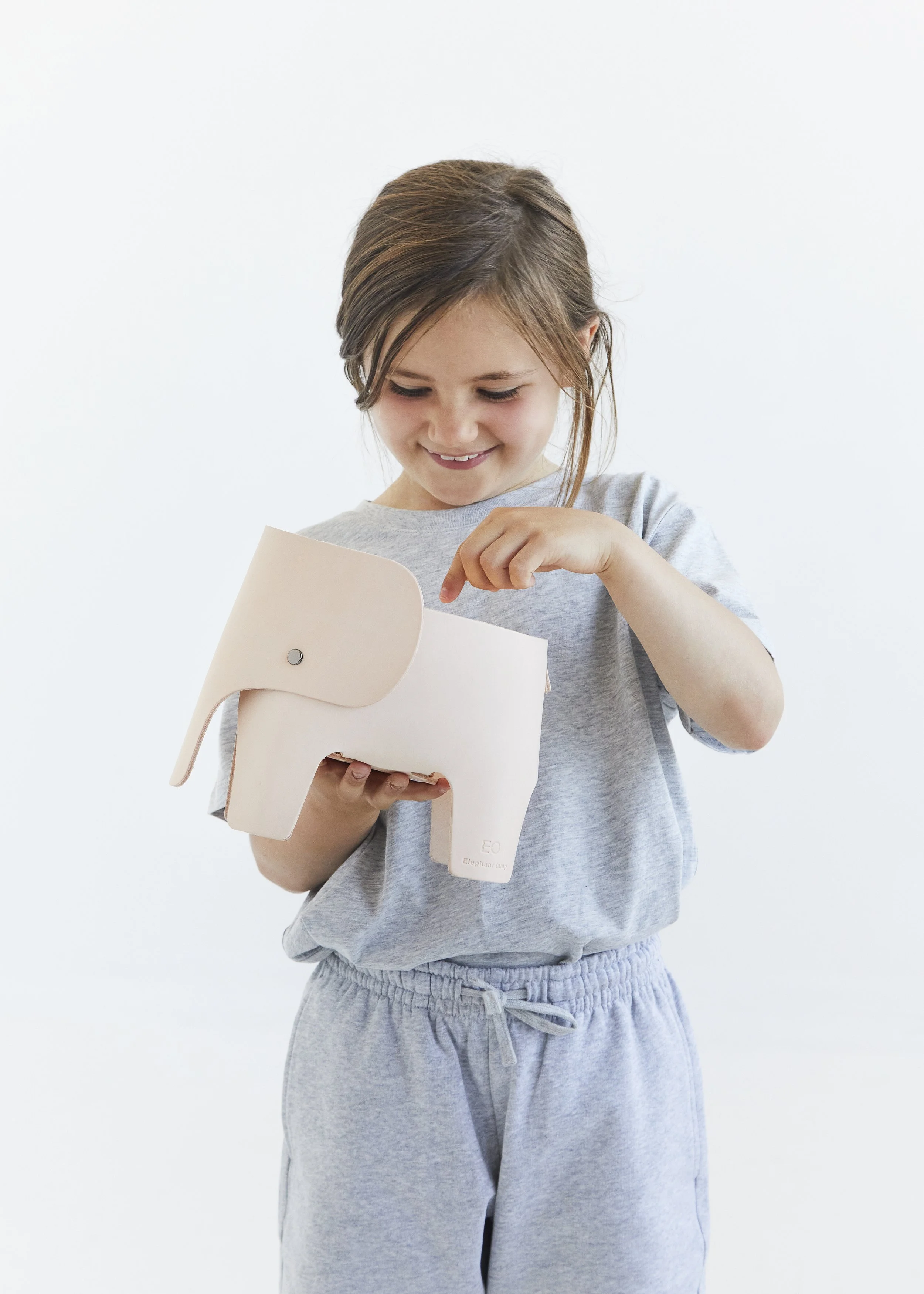 PHOTOBANK — EO PLAY