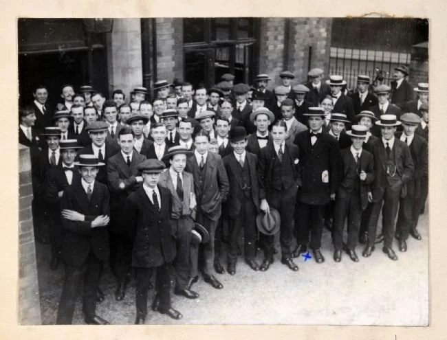 Pals, street shrines and Zeppelin raids: Hull in the First World War ...