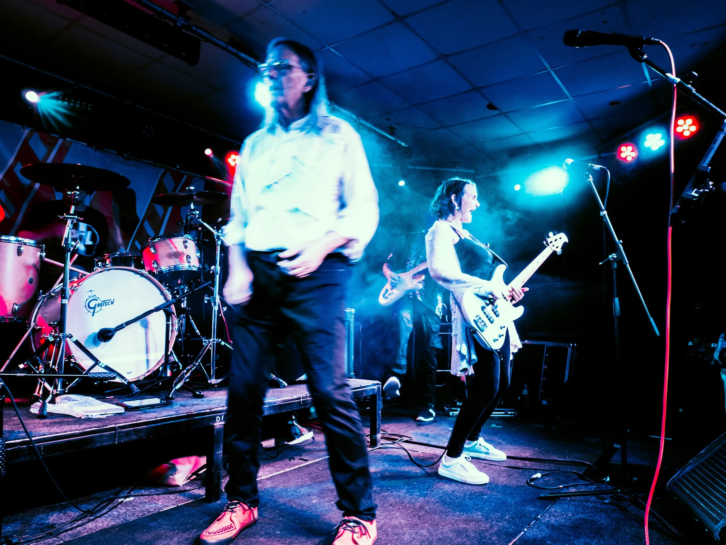 Hull music icons Red Guitars gave a triumphant performance at O'Rileys ...