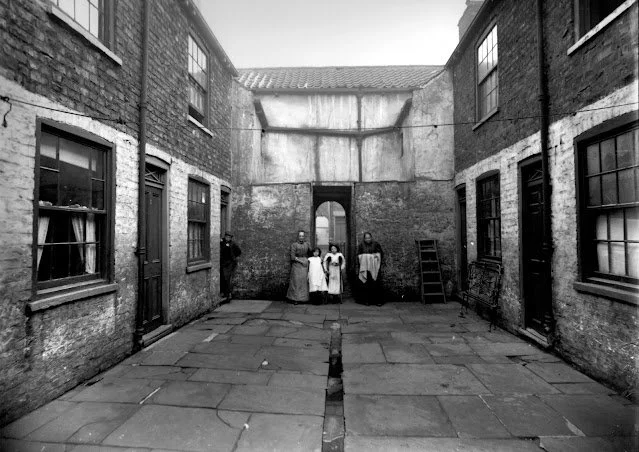 A window into a forgotten history of city housing and living conditions ...