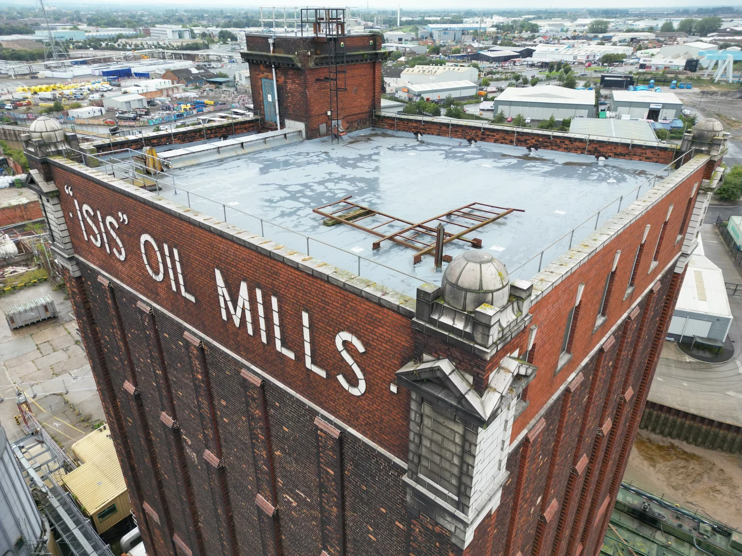 Exclusive: Aerial photos reveal history of landmark Isis oil mill silo ...