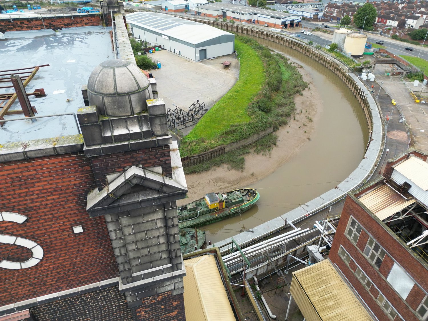 Exclusive: Aerial photos reveal history of landmark Isis oil mill silo ...