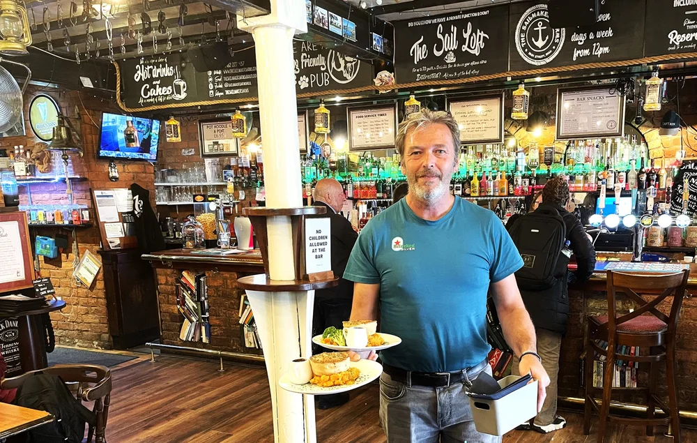 Chewing the Fat: Phil Ascough chats to Dennis Wann, landlord of The ...