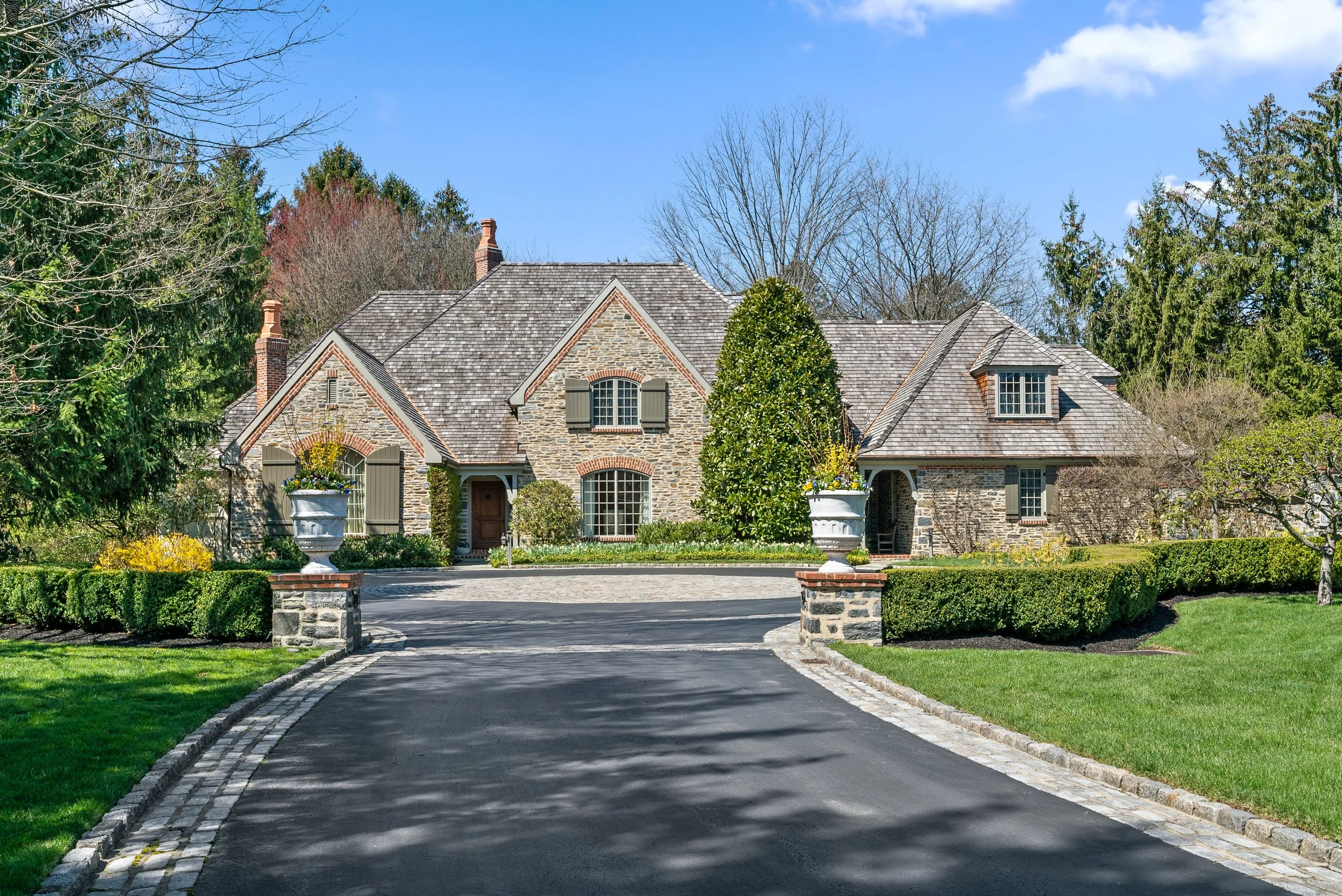 CONNECTICUT — Compass Luxury