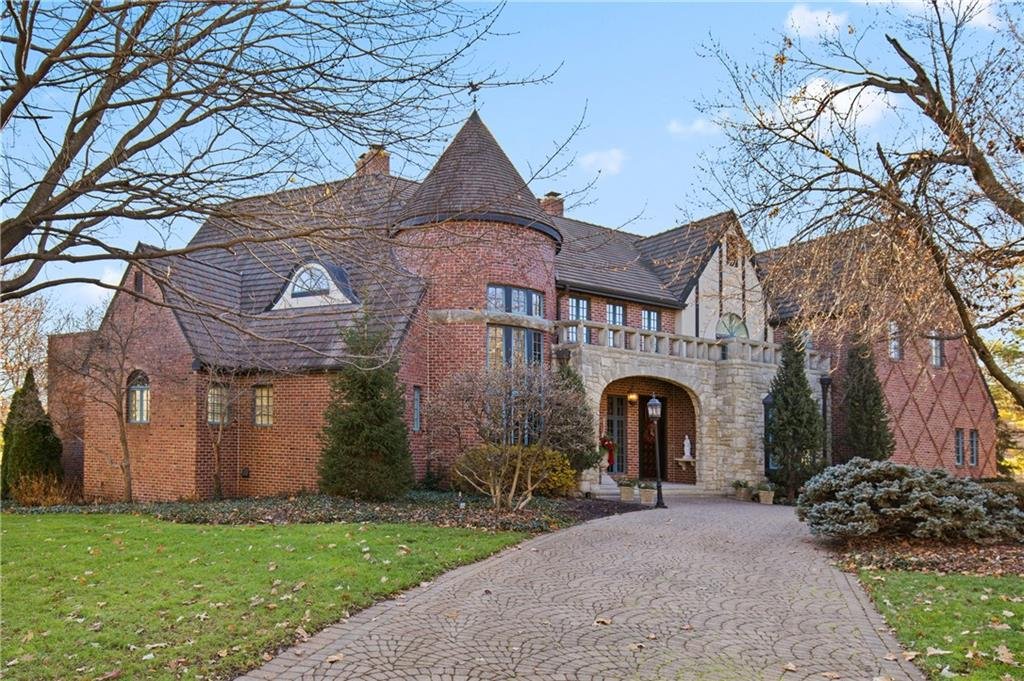 KANSAS — Compass Luxury