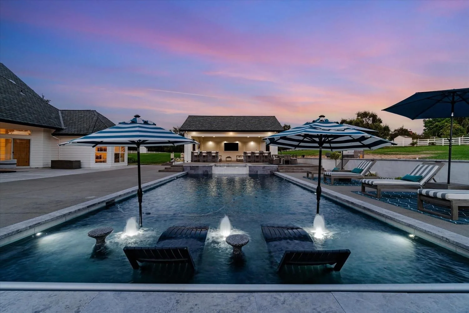 CALIFORNIA — Compass Luxury