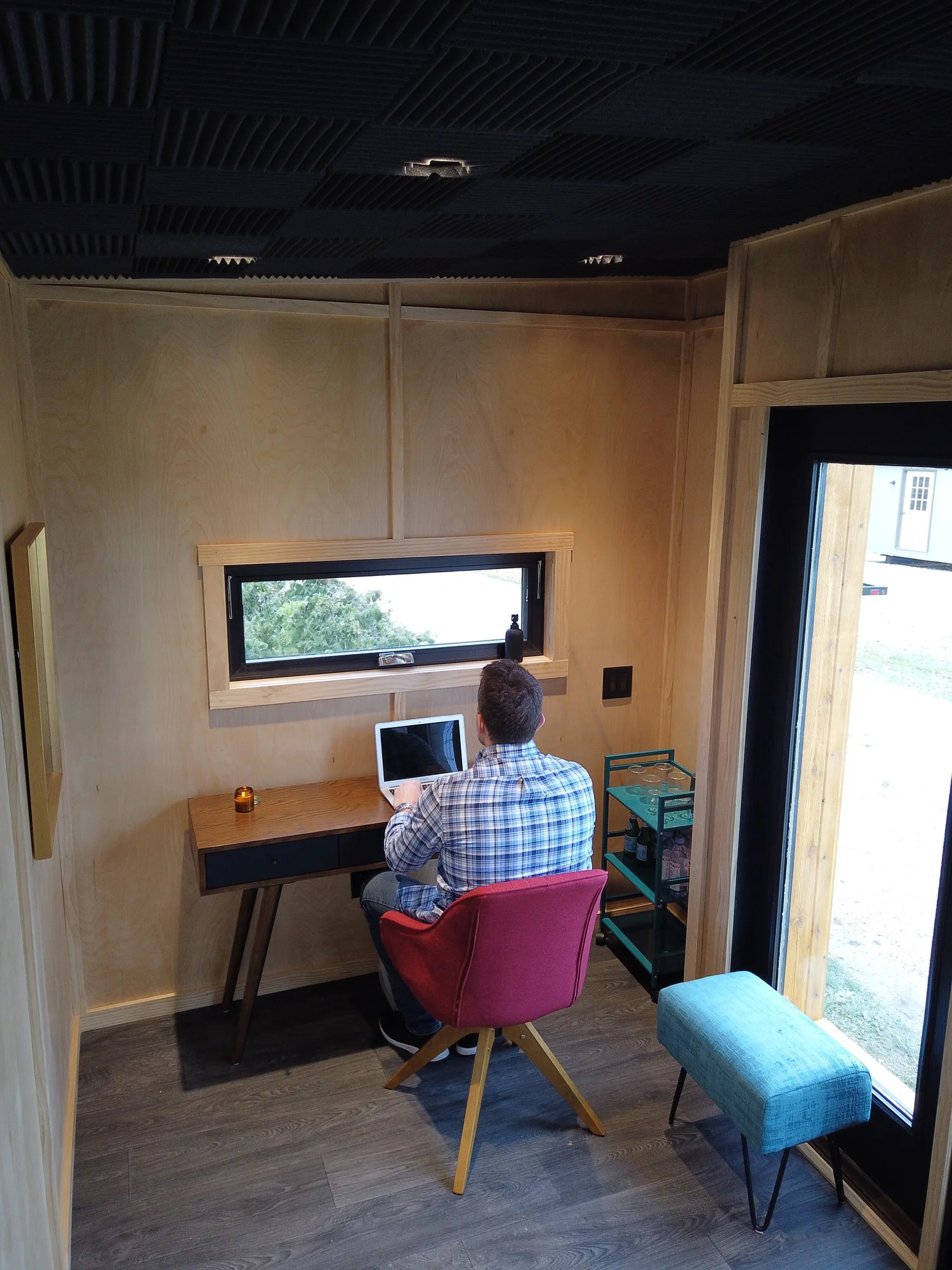 Customize | Mini Office backyard pods, outdoor man caves and she sheds ...