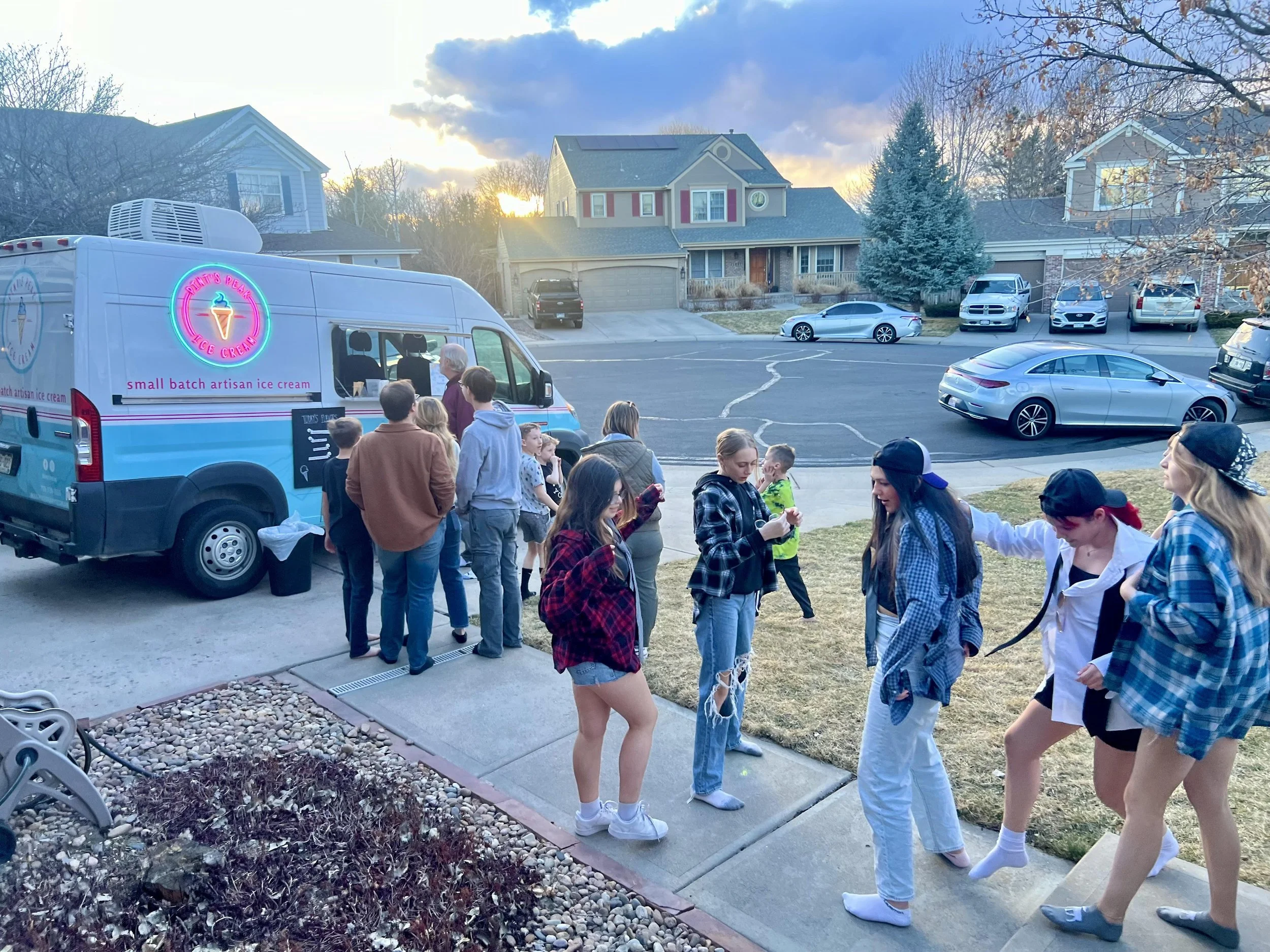 Schedule — Pint's Peak Ice Cream