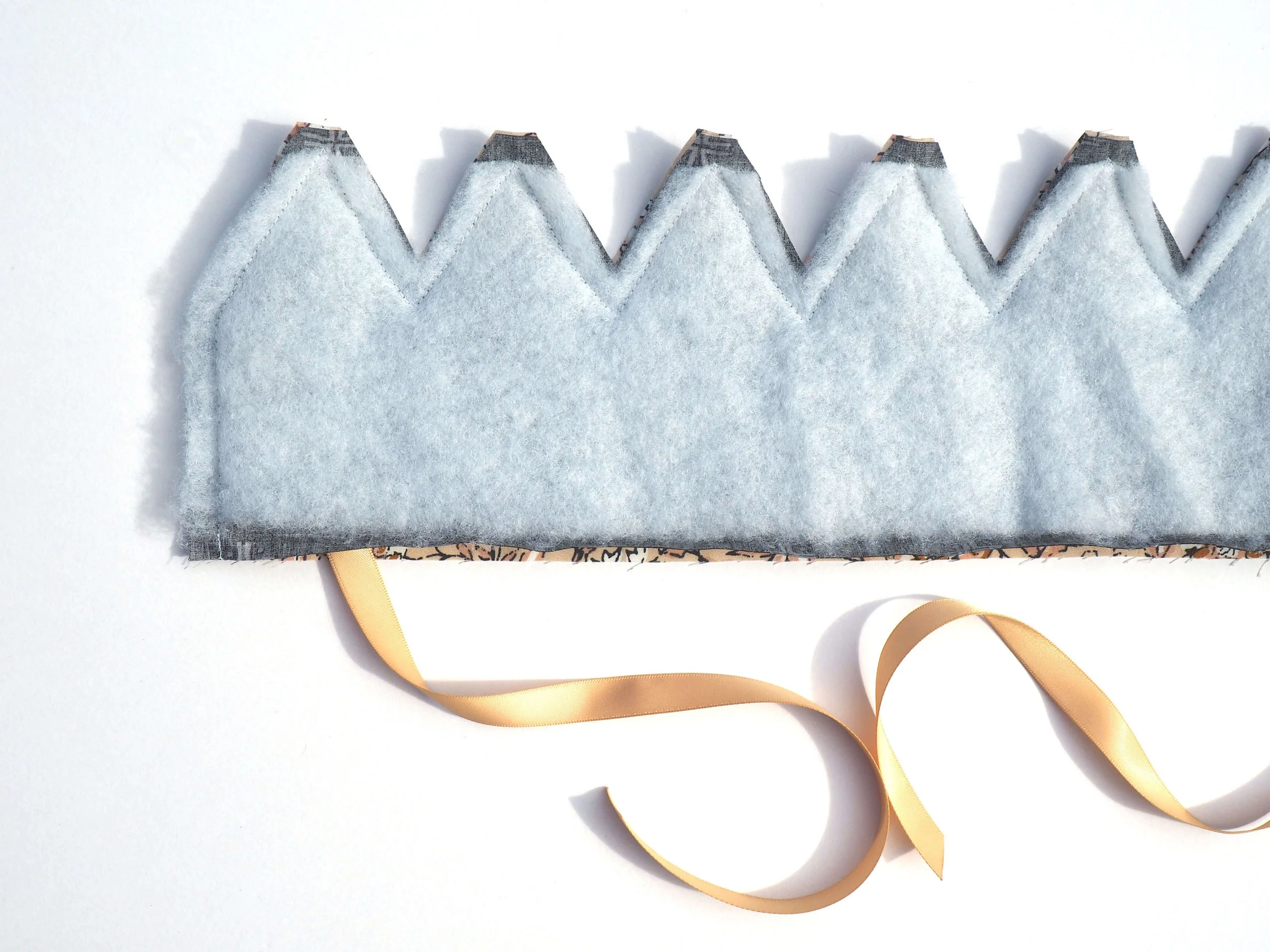 Crown tutorial — Pompom du Monde