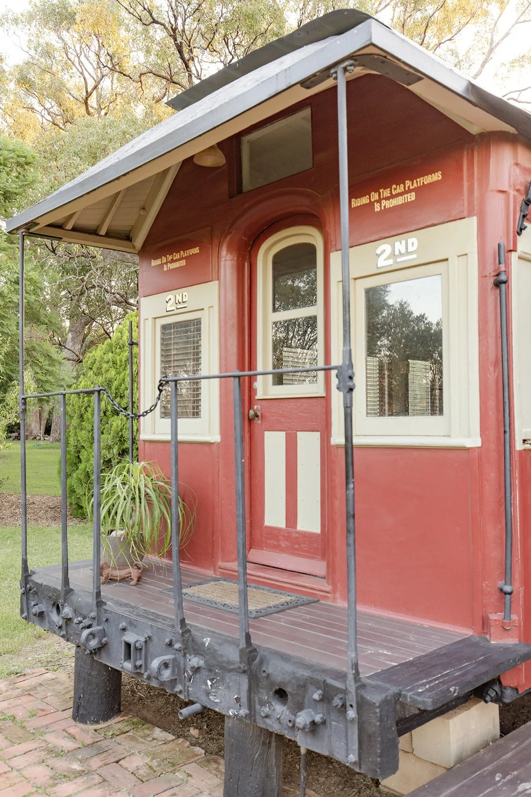 Red Rattler Retreat - Unique farmstay accommodation in Warren, New ...