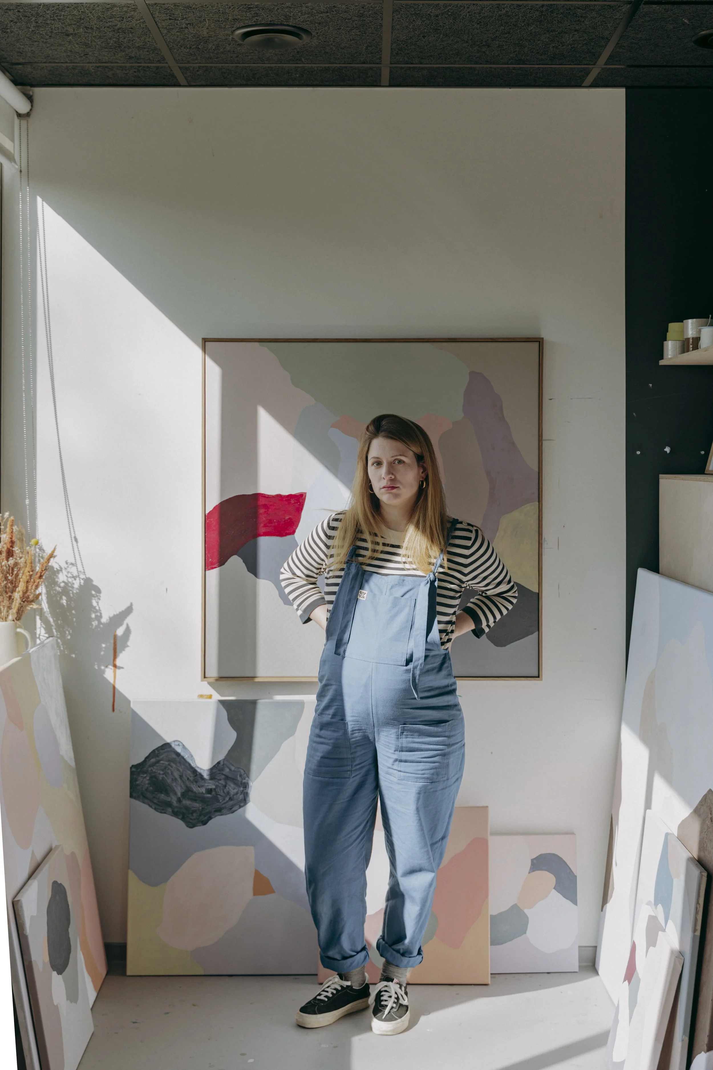 Andrea is a contemporary artist and painter based in Paris