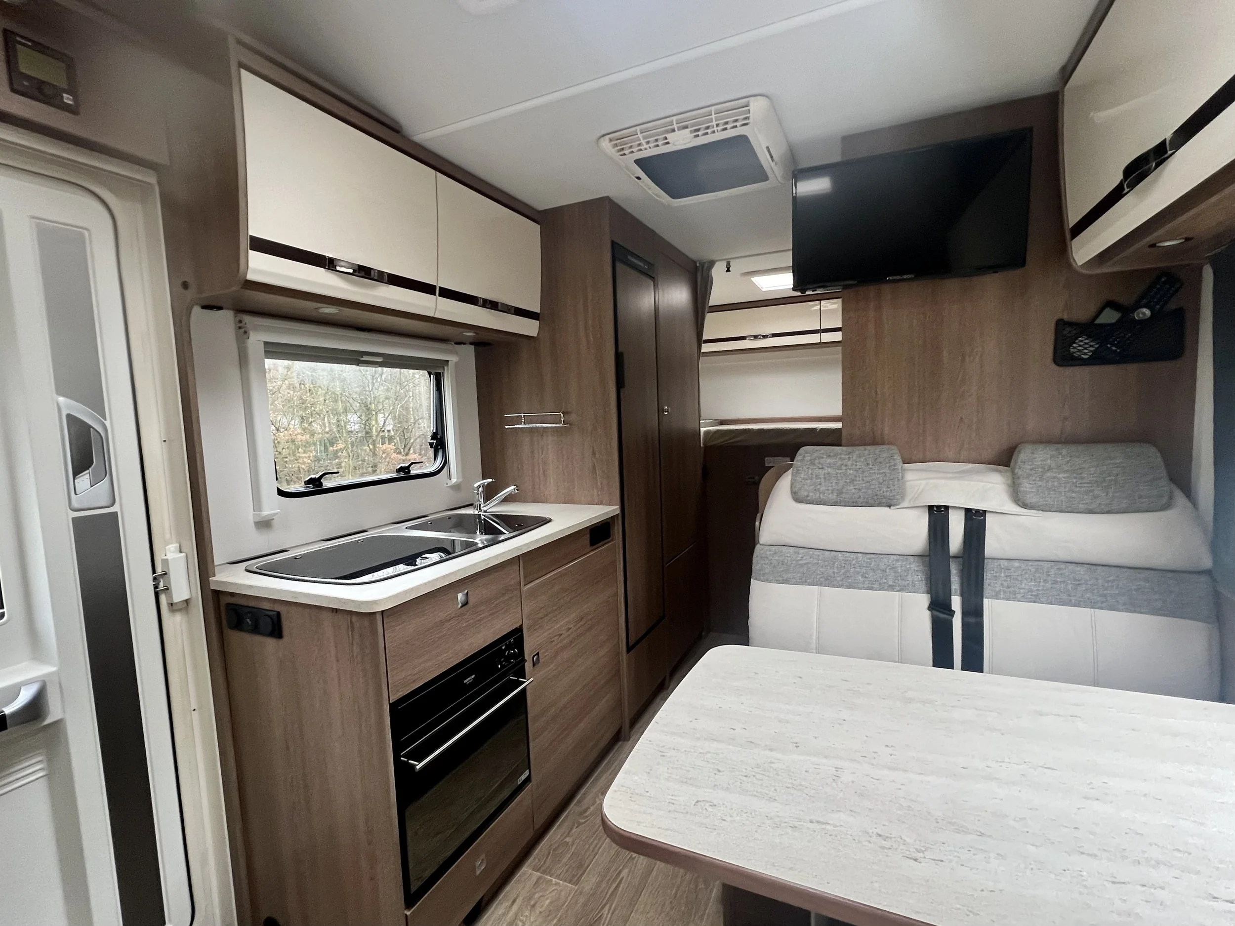 Pre-Owned Motorhomes (6 Berth) — Peter Roberts Motorhomes & Caravans