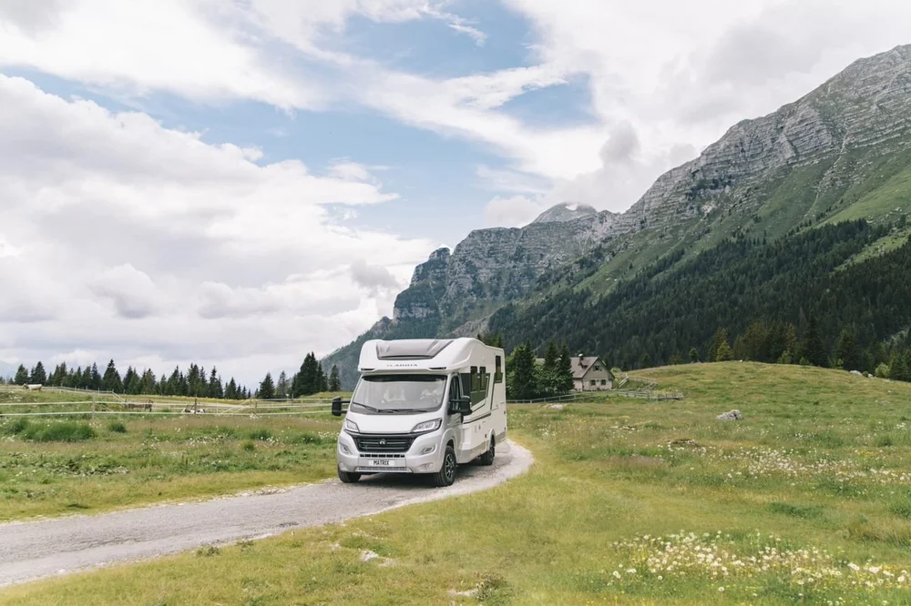 4B RT Matrix Plus 600 DT HIRE — Peter Roberts Motorhomes & Caravans