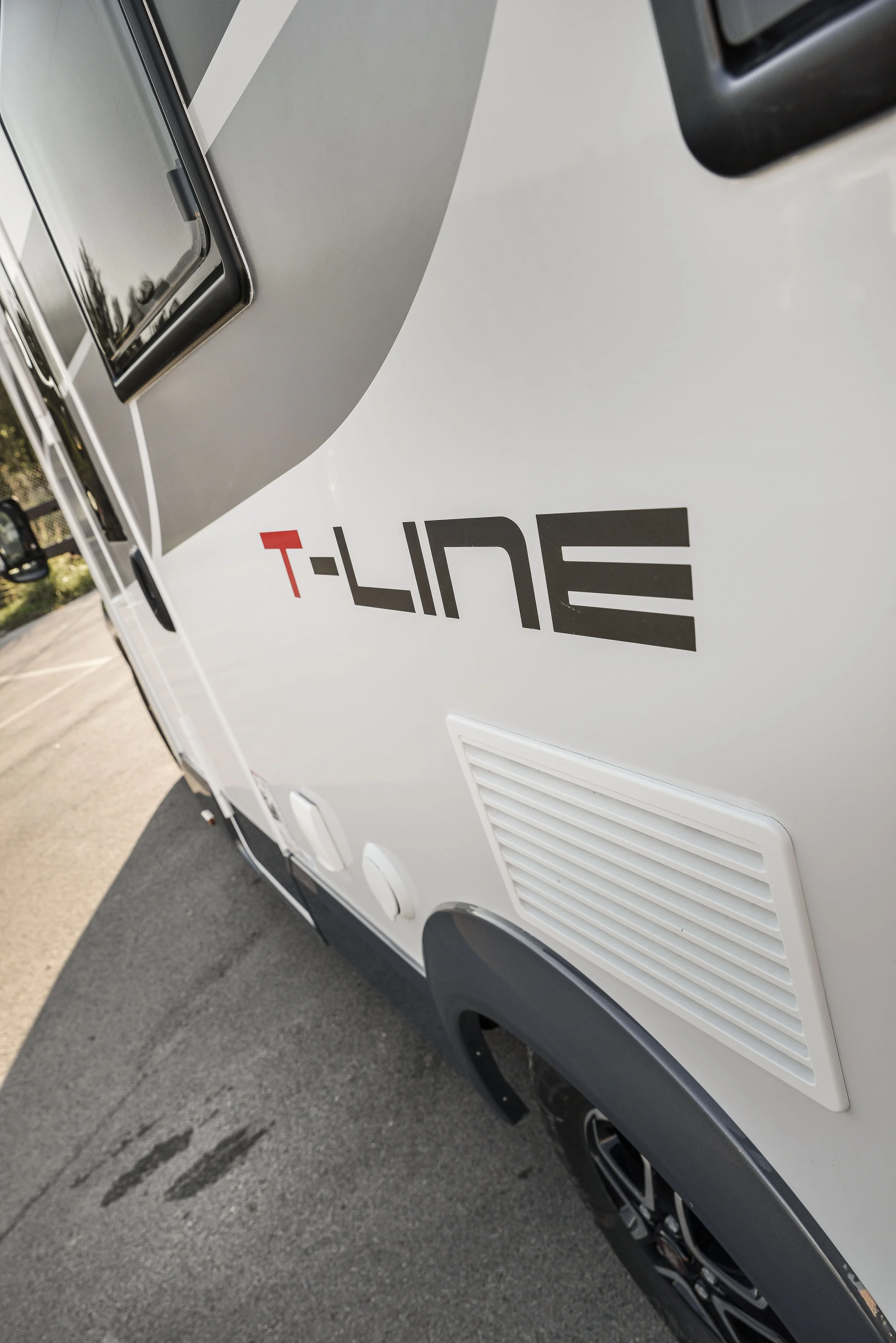 4B 2024 RT T-line 700 — Peter Roberts Motorhomes & Caravans