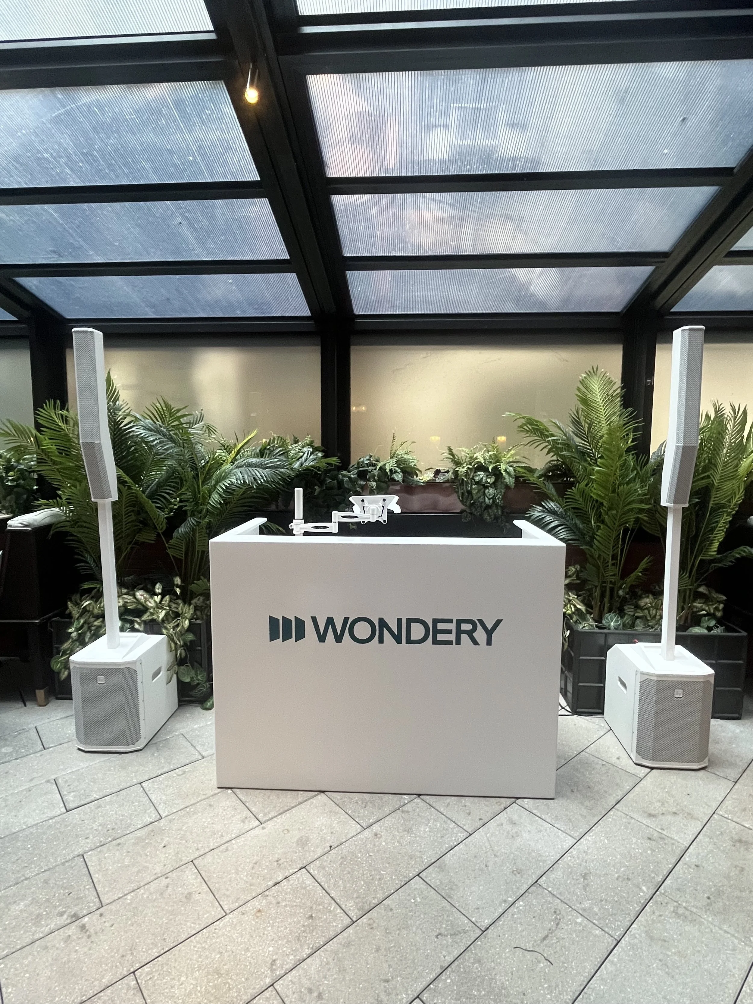 Simple Wood Booth — Decco
