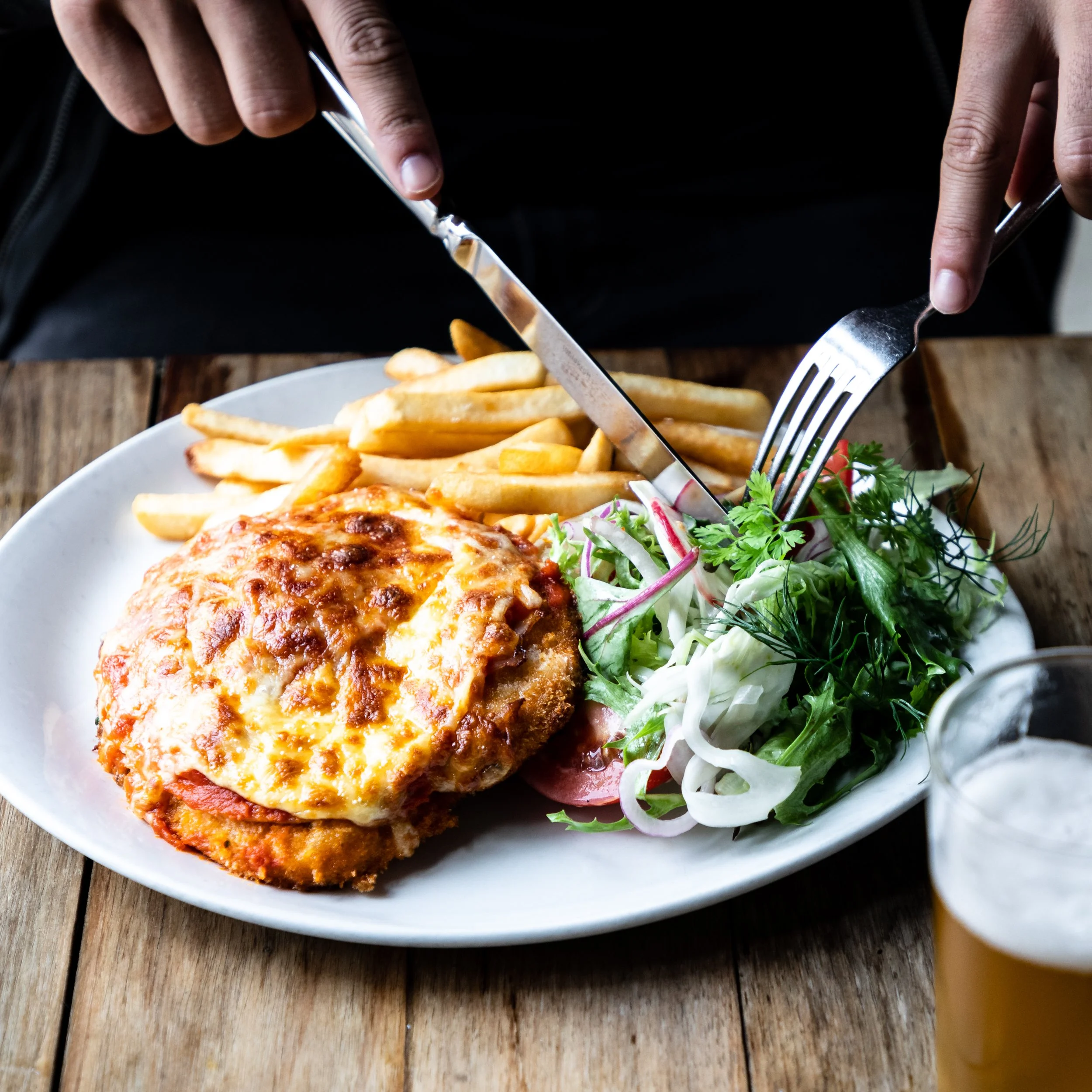 Kent Hotel | Front Bar, Dining Room & Private Events