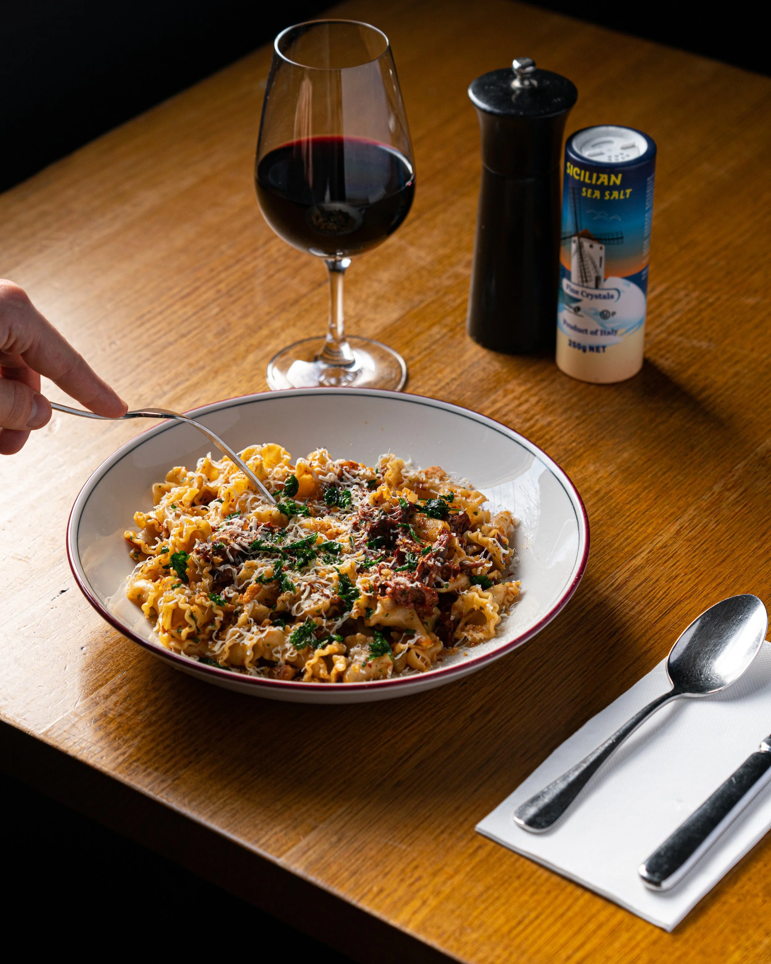 Kent Hotel | Front Bar, Dining Room & Private Events