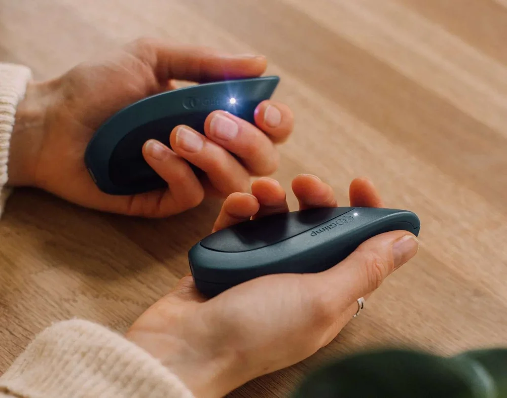 De Pebbles van Glimp: hoe werkt ademen met deze ademcoach in je hand?