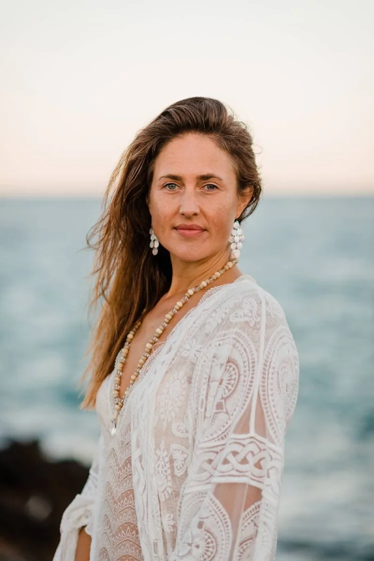 Ademwerk vs praattherapie? Holistisch psycholoog en ademcoach Aileen ...