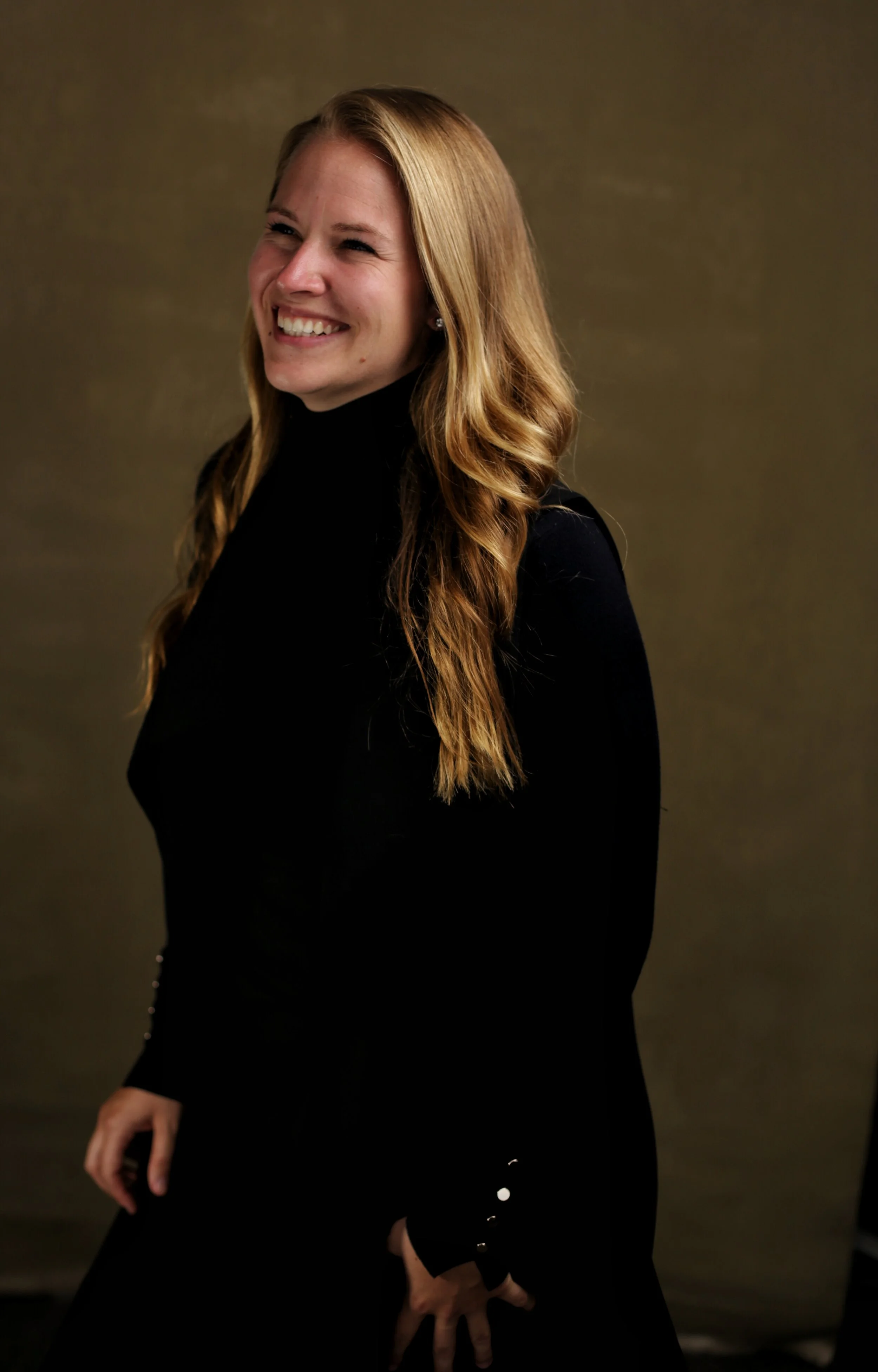 **About — HANNAH ERICKSON
