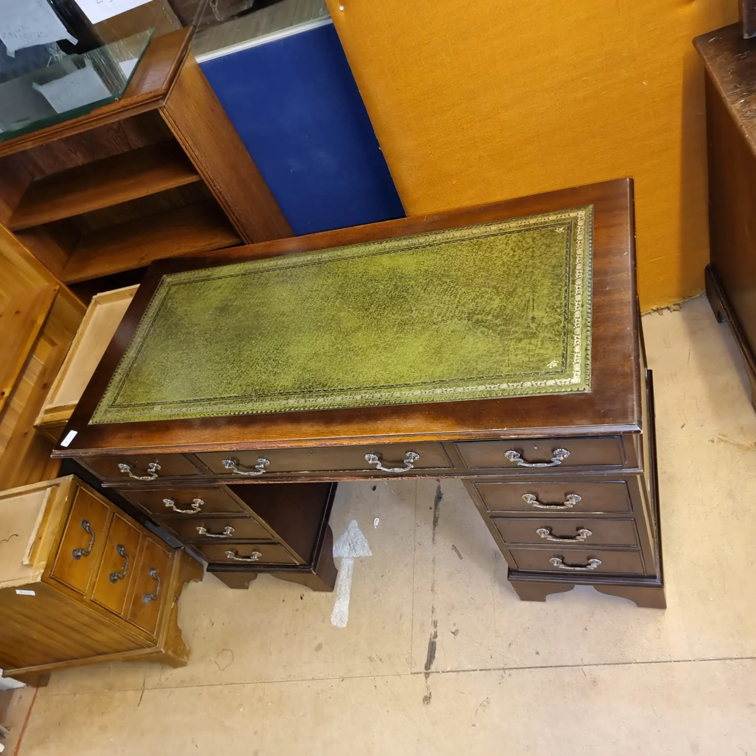 Desks — RG Scott Furniture Mart