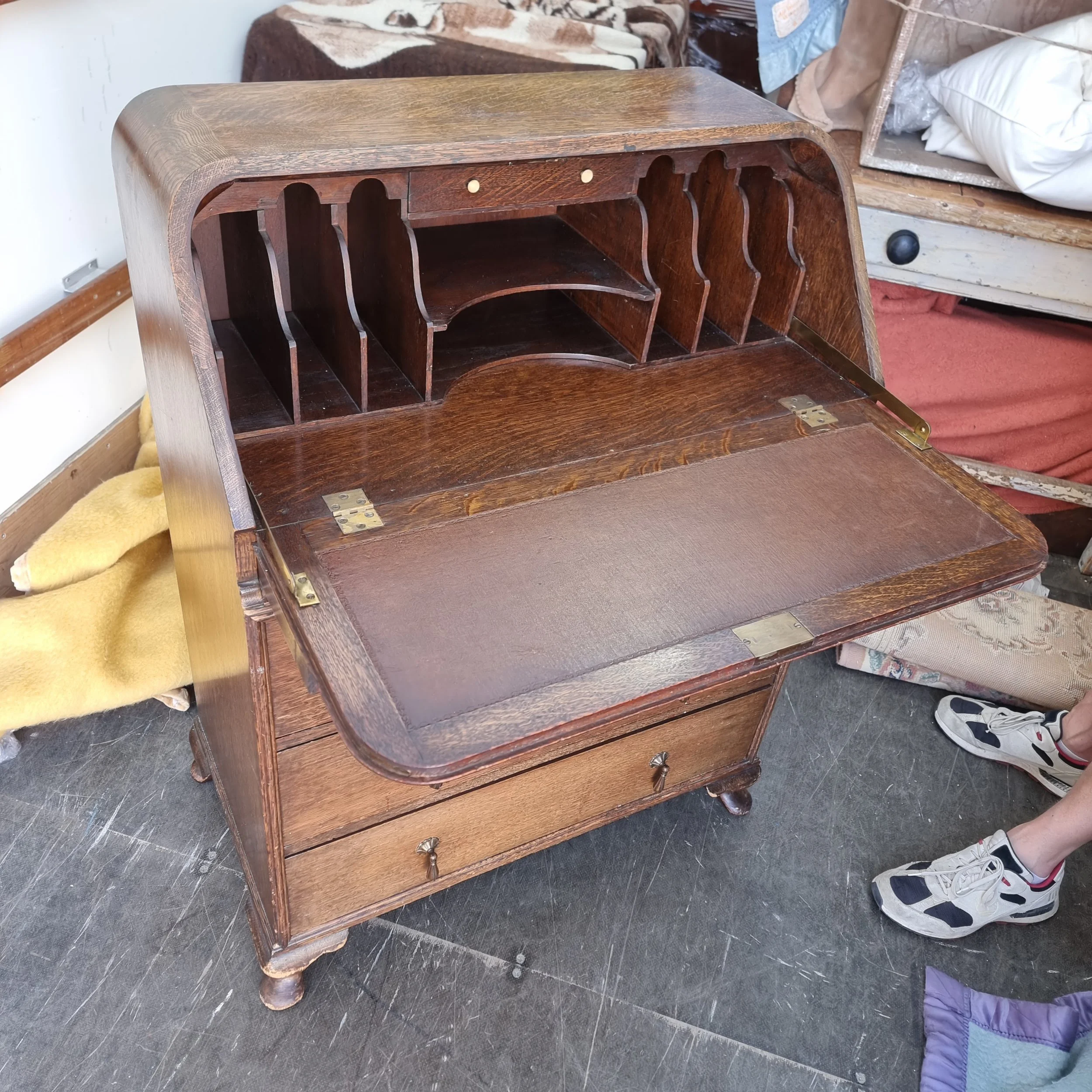 Desks — RG Scott Furniture Mart