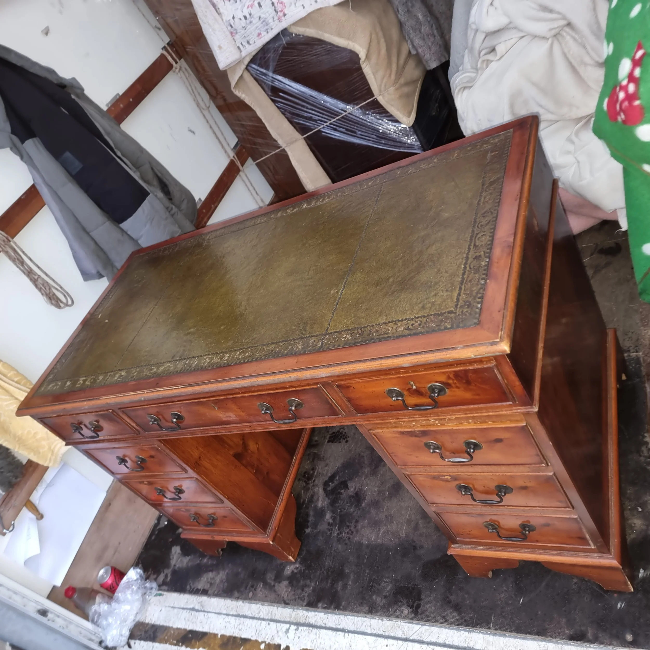 Desks — RG Scott Furniture Mart