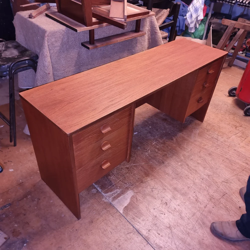 Desks — RG Scott Furniture Mart