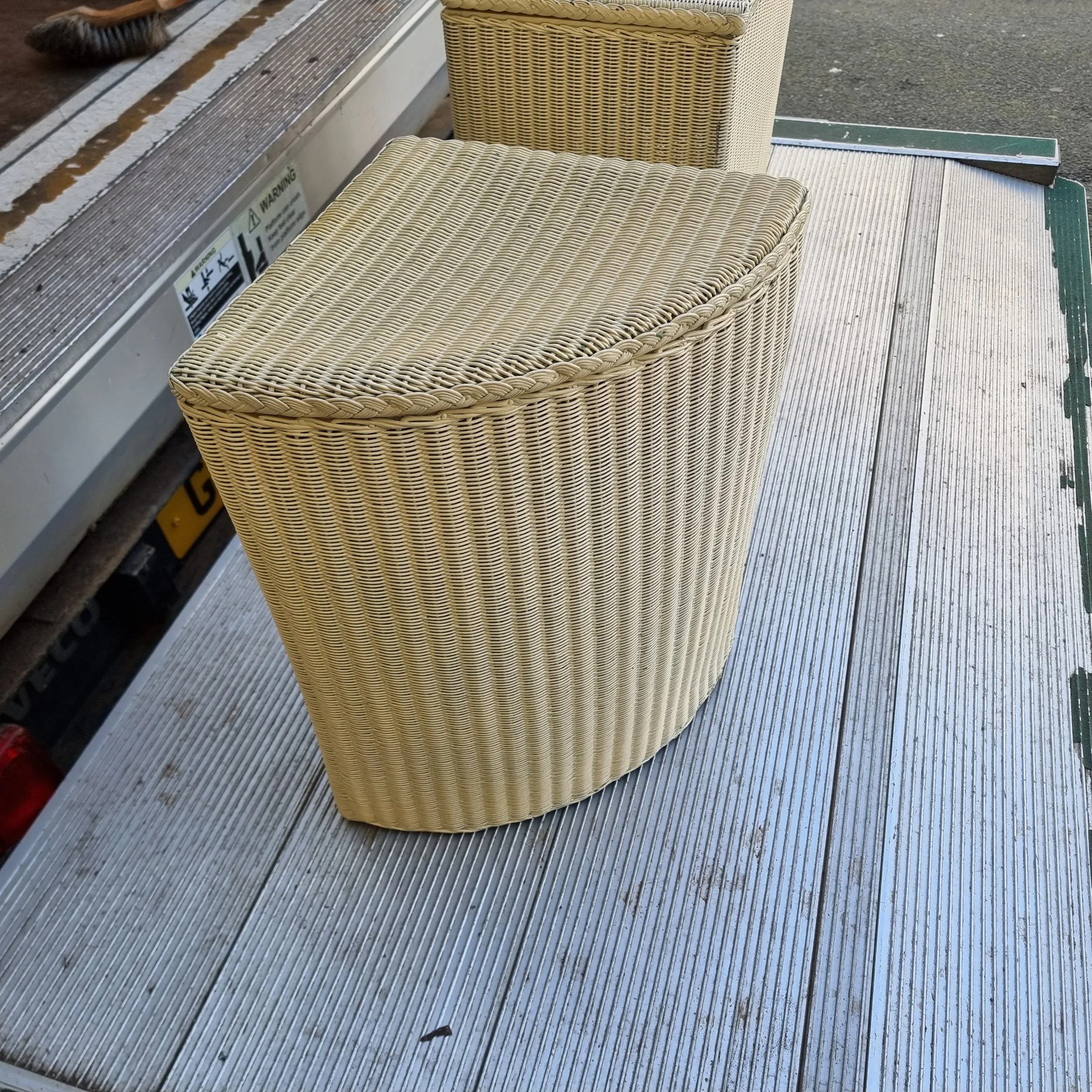 £35 white corner Lloyd loom basket (4) — RG Scott Furniture Mart