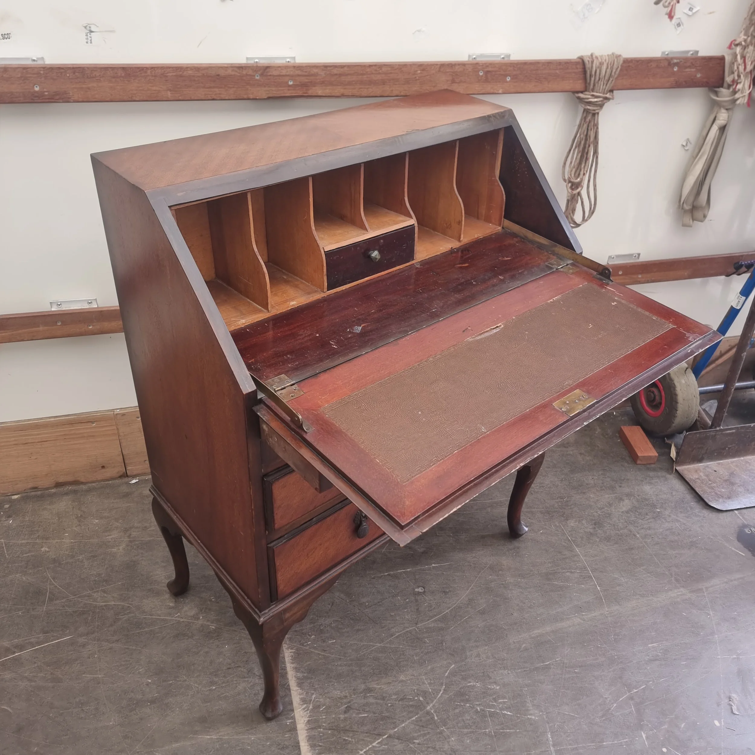 Desks — RG Scott Furniture Mart