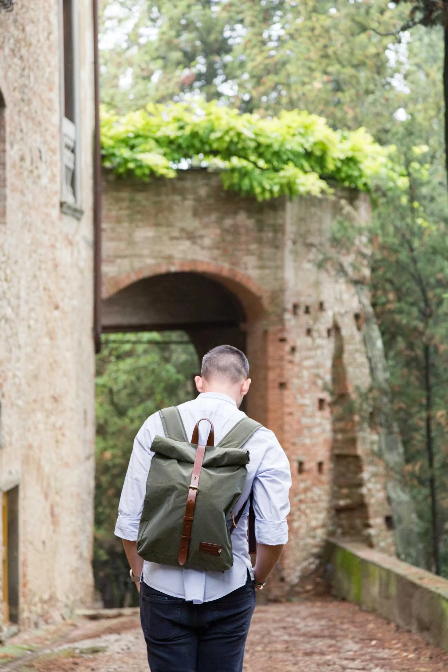 Phil Pallen—The Ultimate Digital Nomad Desk Setup