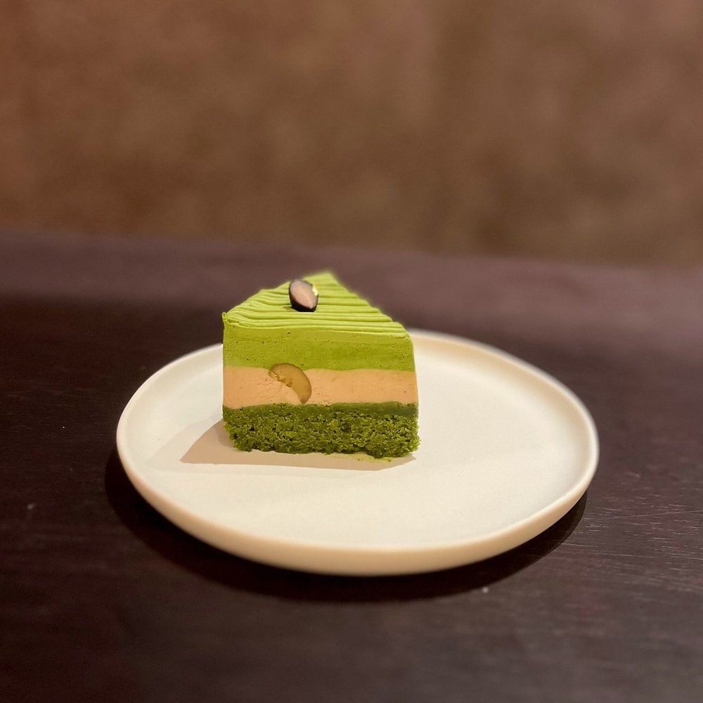 Nesuto Review: Second Outlet At Jewel Offering New Cakes And Bonbons ...