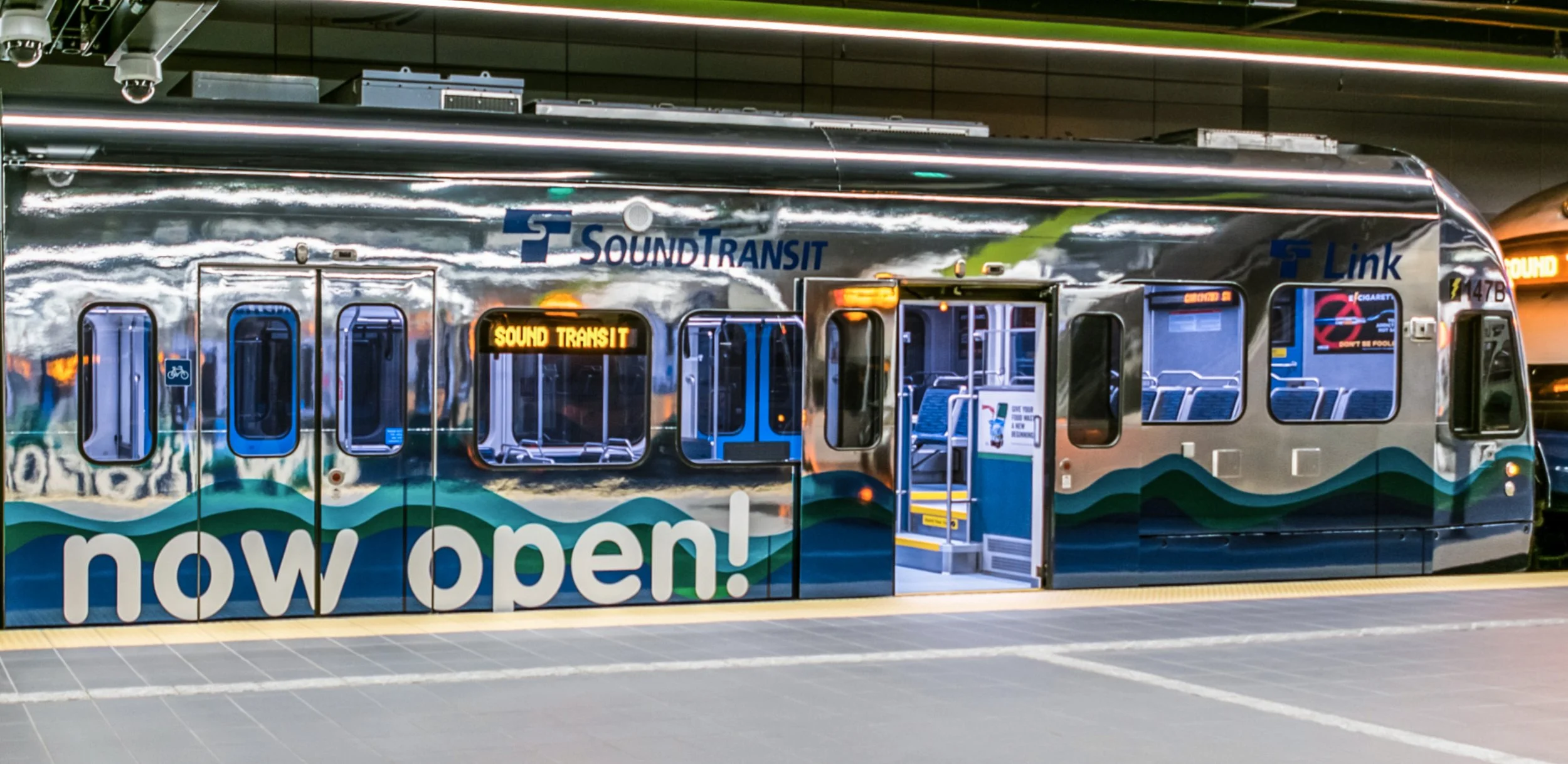 DAN'L LINEHAN ・ SOUND TRANSIT • CHROME TRAIN WRAPS