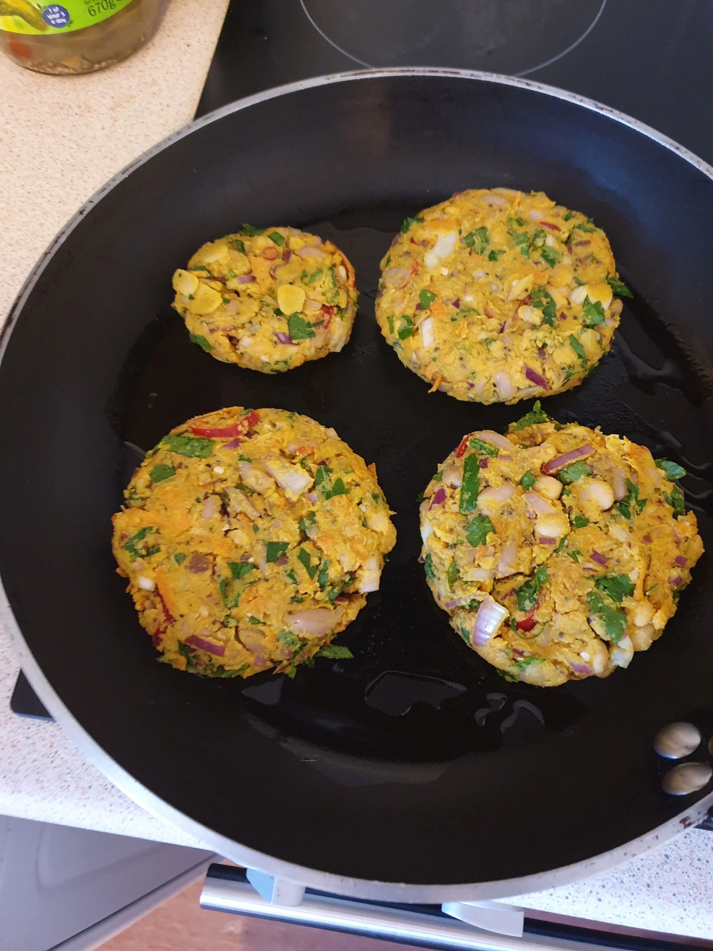 Chickpea patties with warm pitta — City Catering Southampton