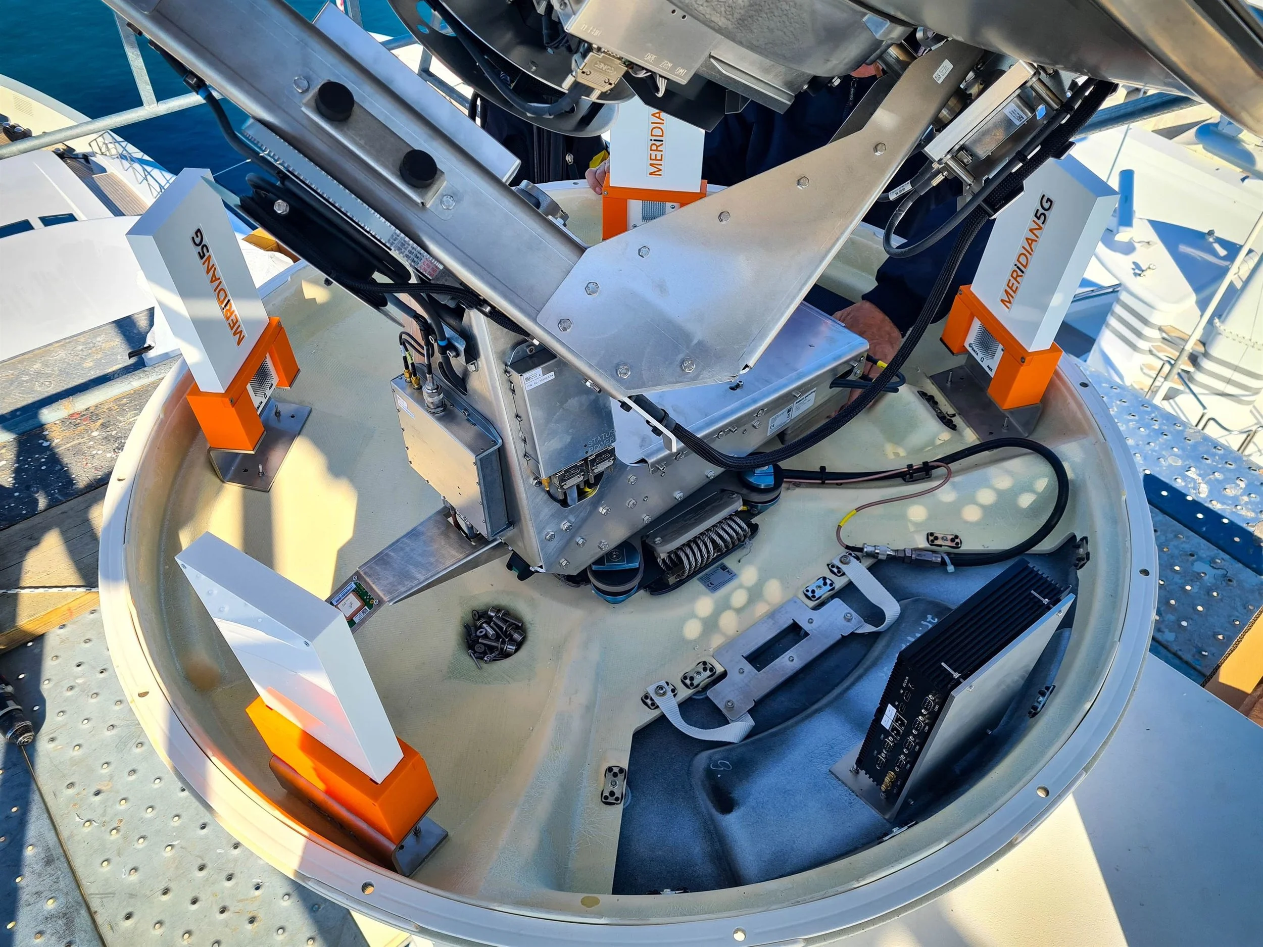 M/Y Persefoni 2021 Meridian 5G Installation (Within Dome) — MES YACHTING
