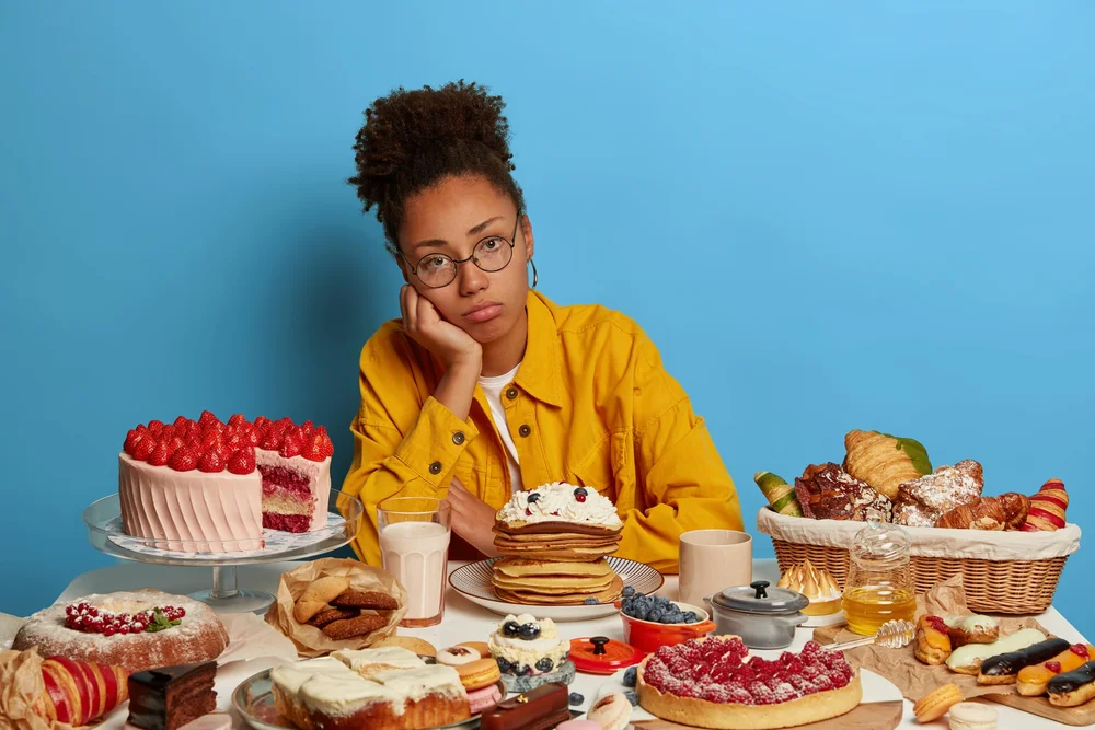 Emotional Eating Guide: Types, Consequences & How To Stop It ...