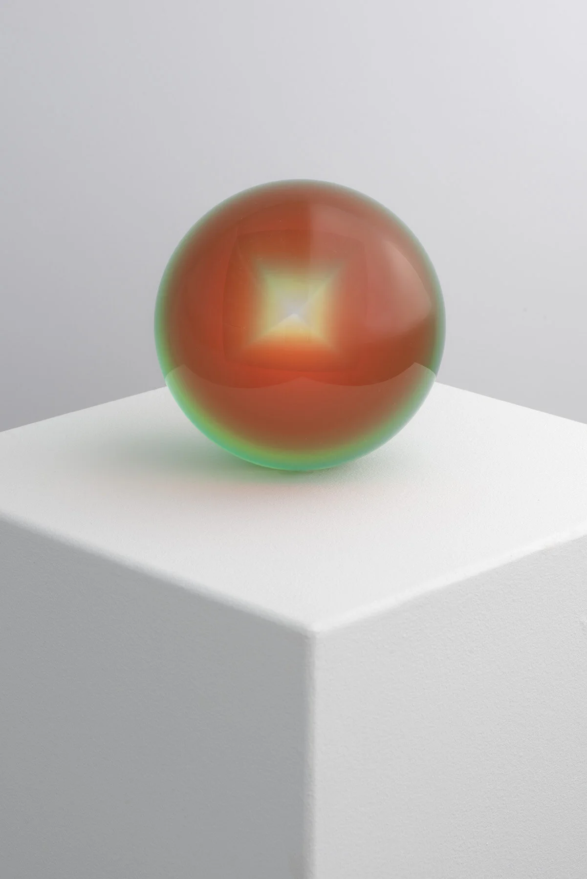 Helen Pashgian: Spheres and Lenses — Radius Books