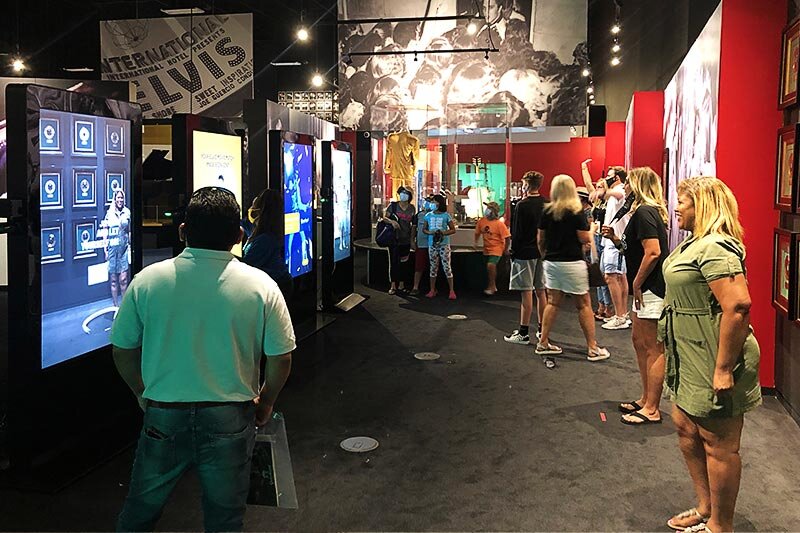 HeroMirror Next-gen AR Photo Booths | AR experiences | INDE — INDE ...
